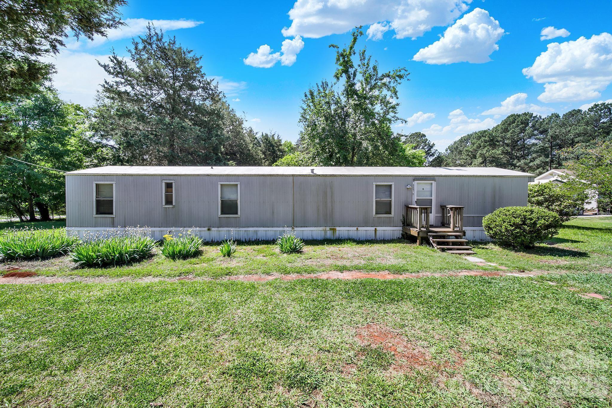 6067 Lake Wylie Road, Lake Wylie, SC - photo 10 of 12