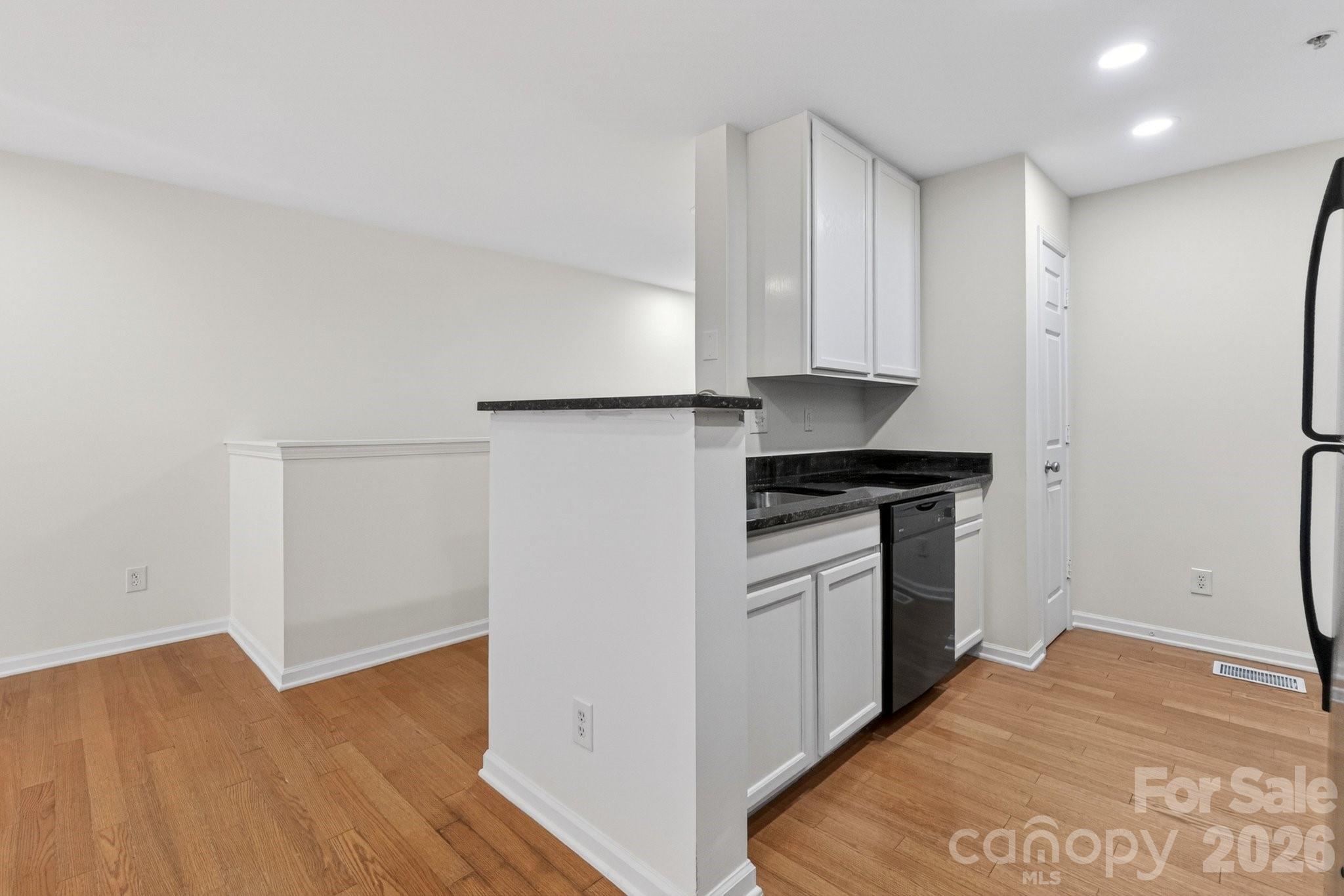Photo 5 of 639 Raphael Place, Charlotte, NC