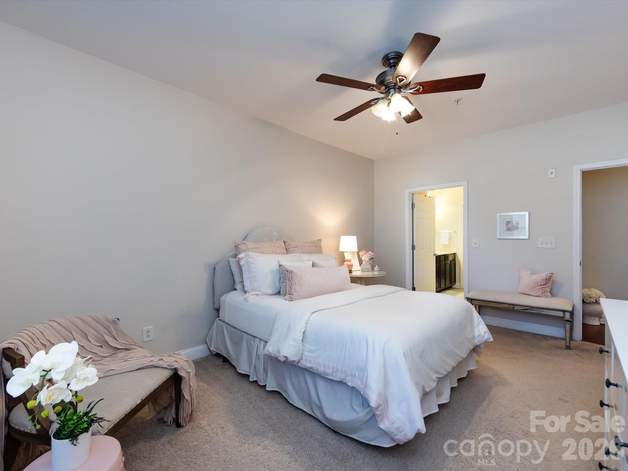 Photo 18 of 1000 E Woodlawn Road113, Charlotte, NC