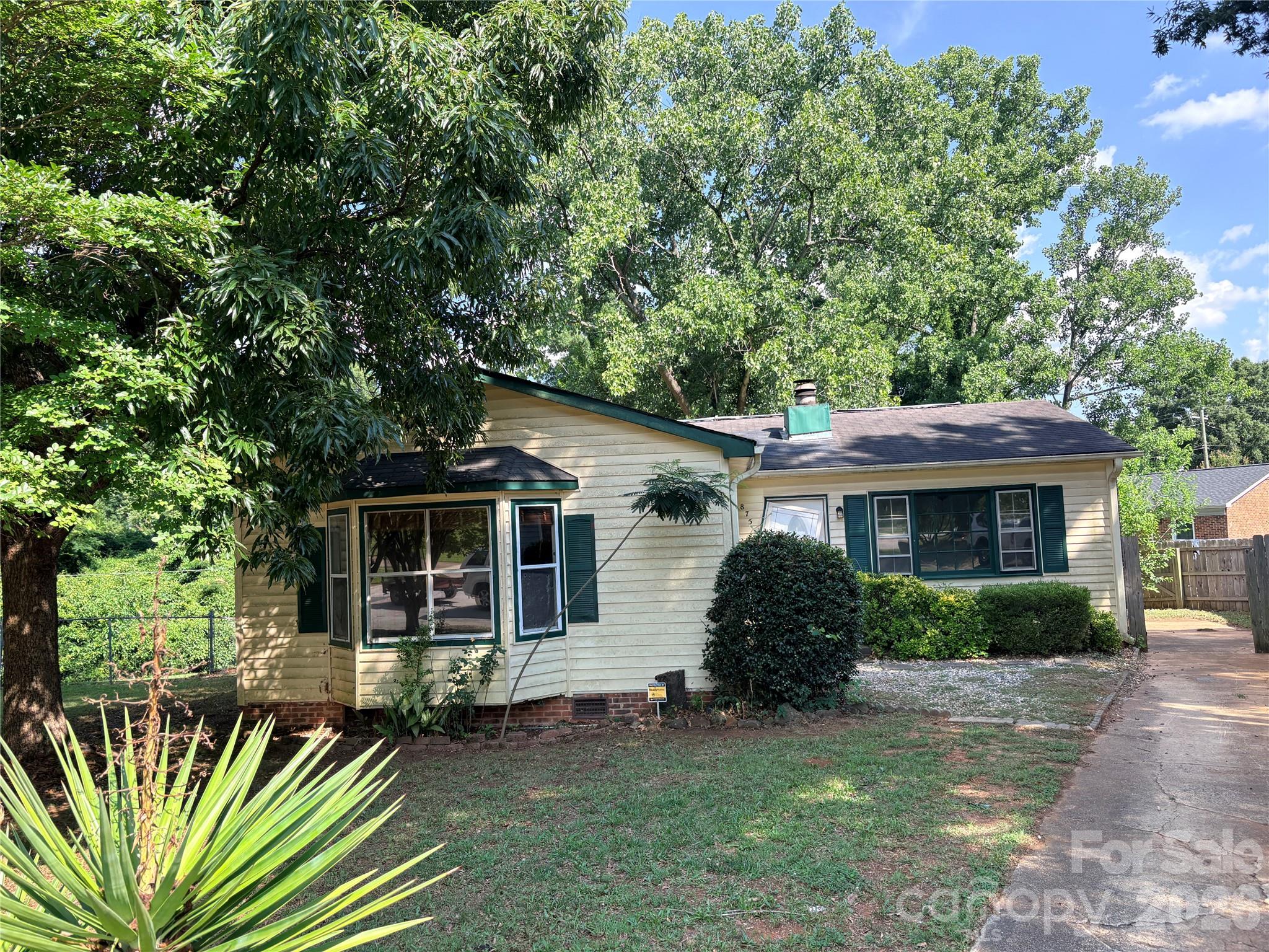 Home for sale at 875 Rolling Green Drive, Rock Hill, SC — photo 1 of 12