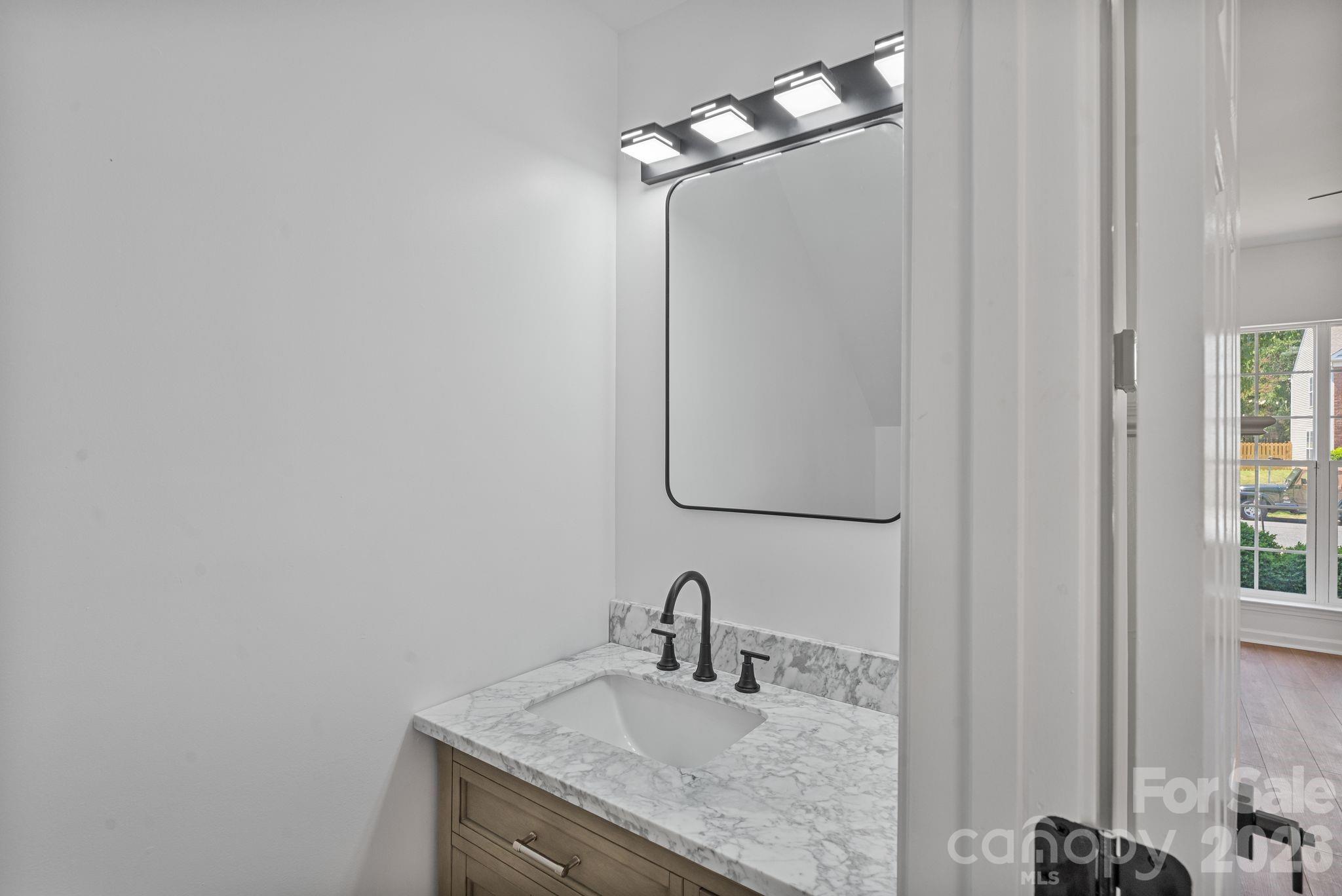 Photo 22 of 10410 Roundleaf Drive, Charlotte, NC