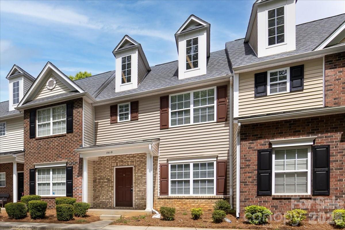 Photo 2 of 8619 Wandering Creek Way, Charlotte, NC