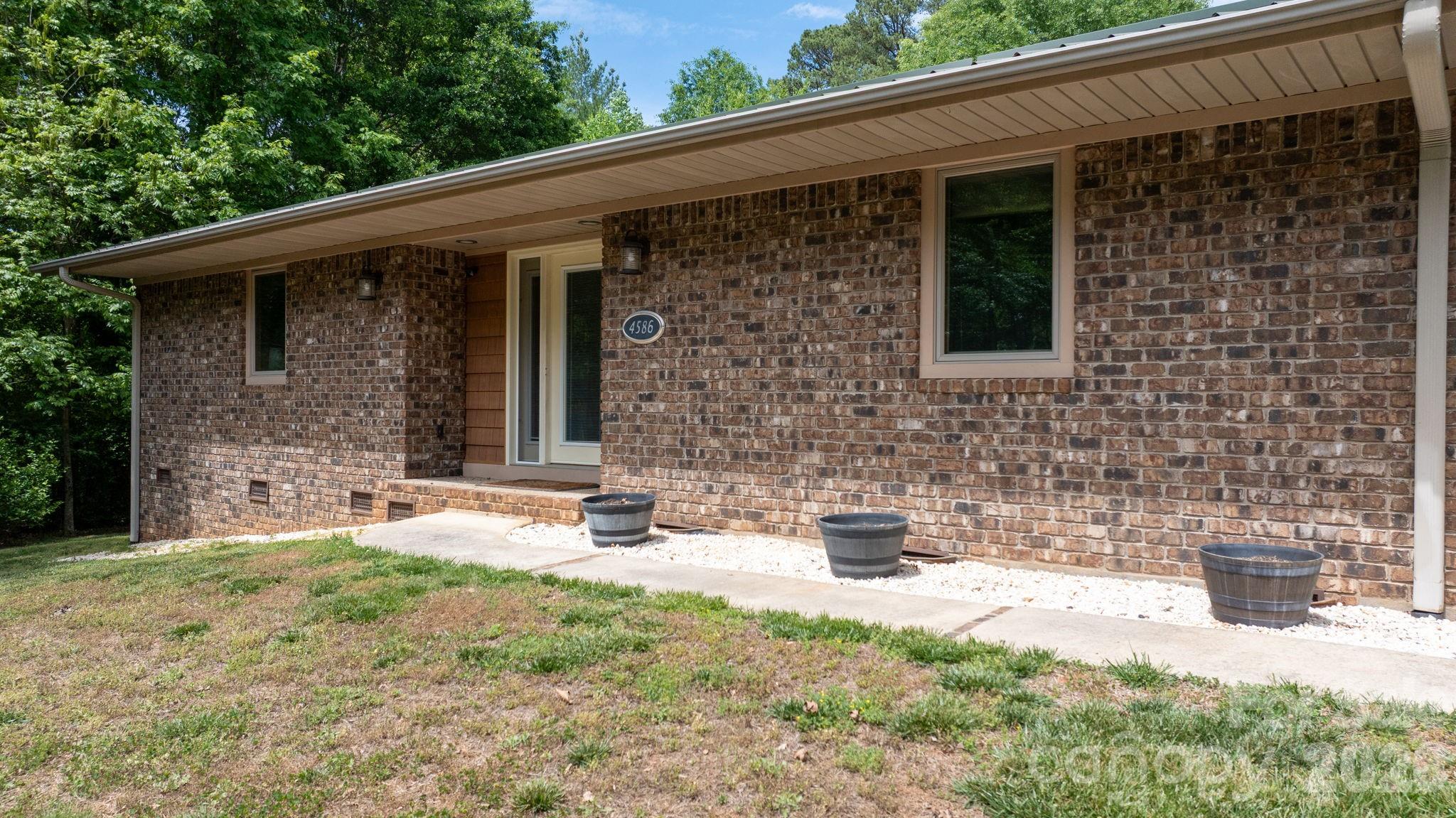 Photo 2 of 4586 Charlotte Street, Conover, NC
