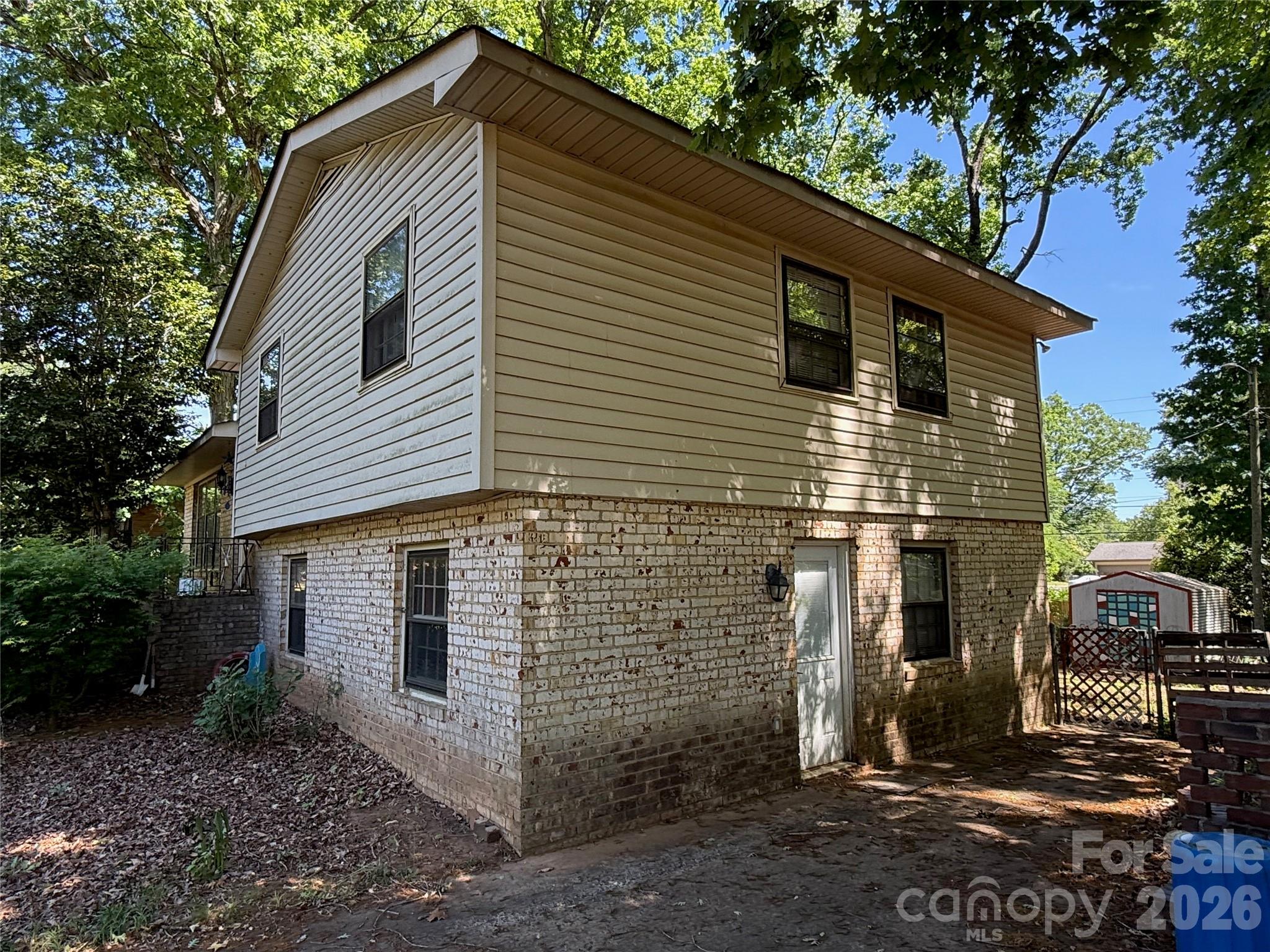 Photo 2 of 1129 Mclaughlin Drive, Charlotte, NC