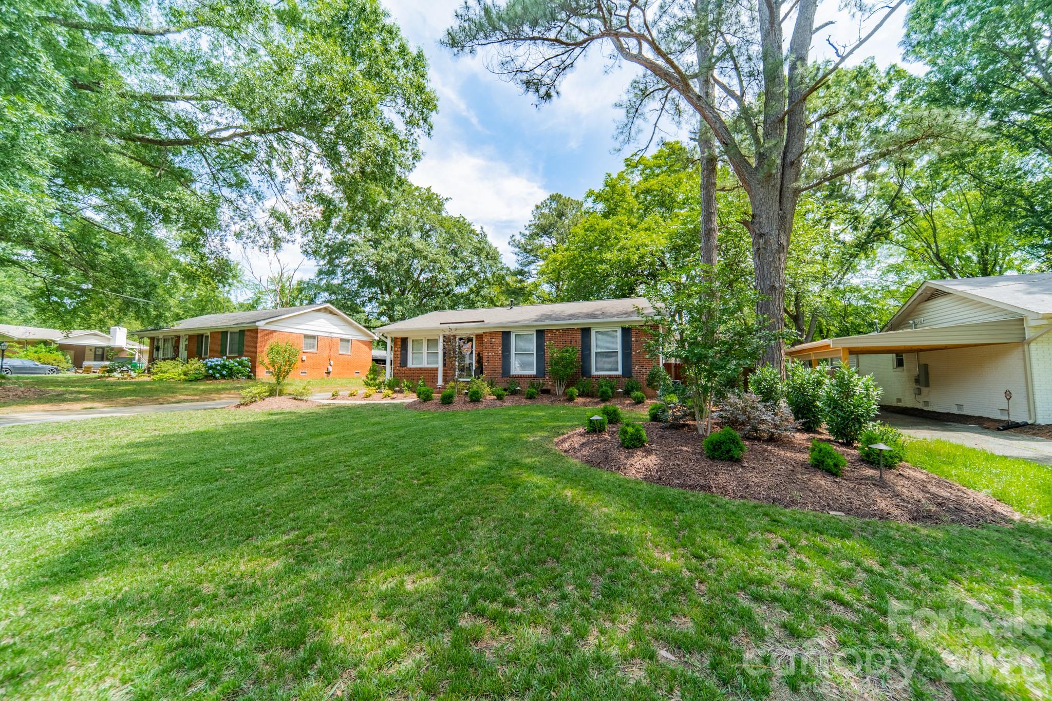 Photo 7 of 3723 Litchfield Road, Charlotte, NC