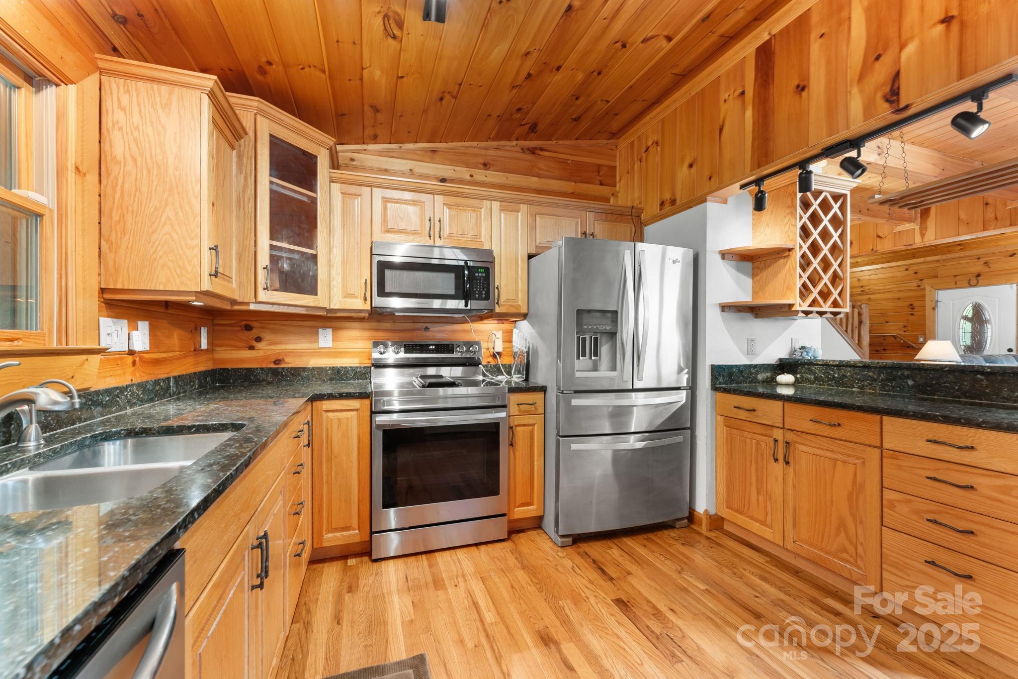 80 Slow Lane, Whittier, NC - photo 11 of 49