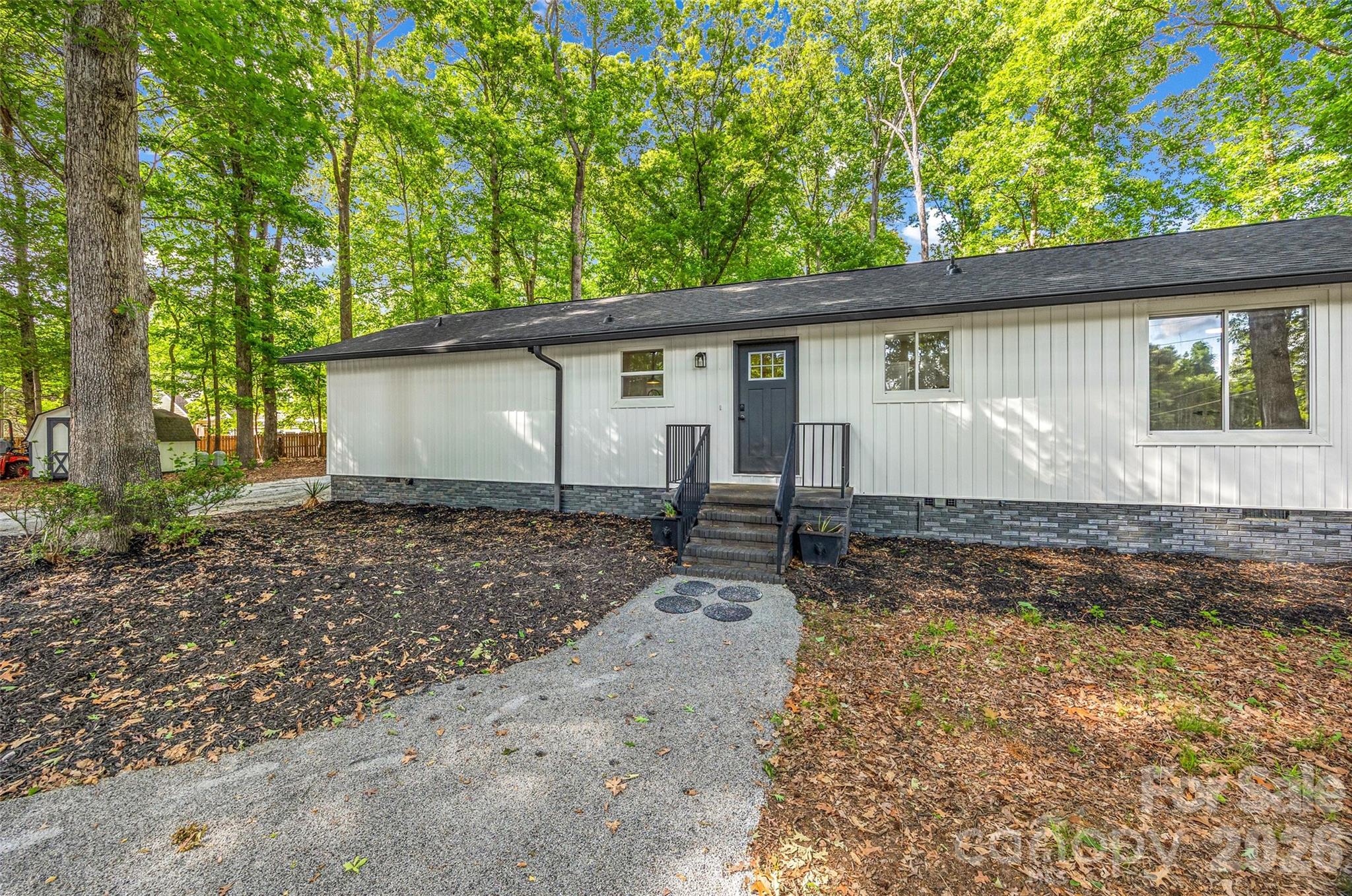 Photo 3 of 5950 Lake Wylie Road, Clover, SC