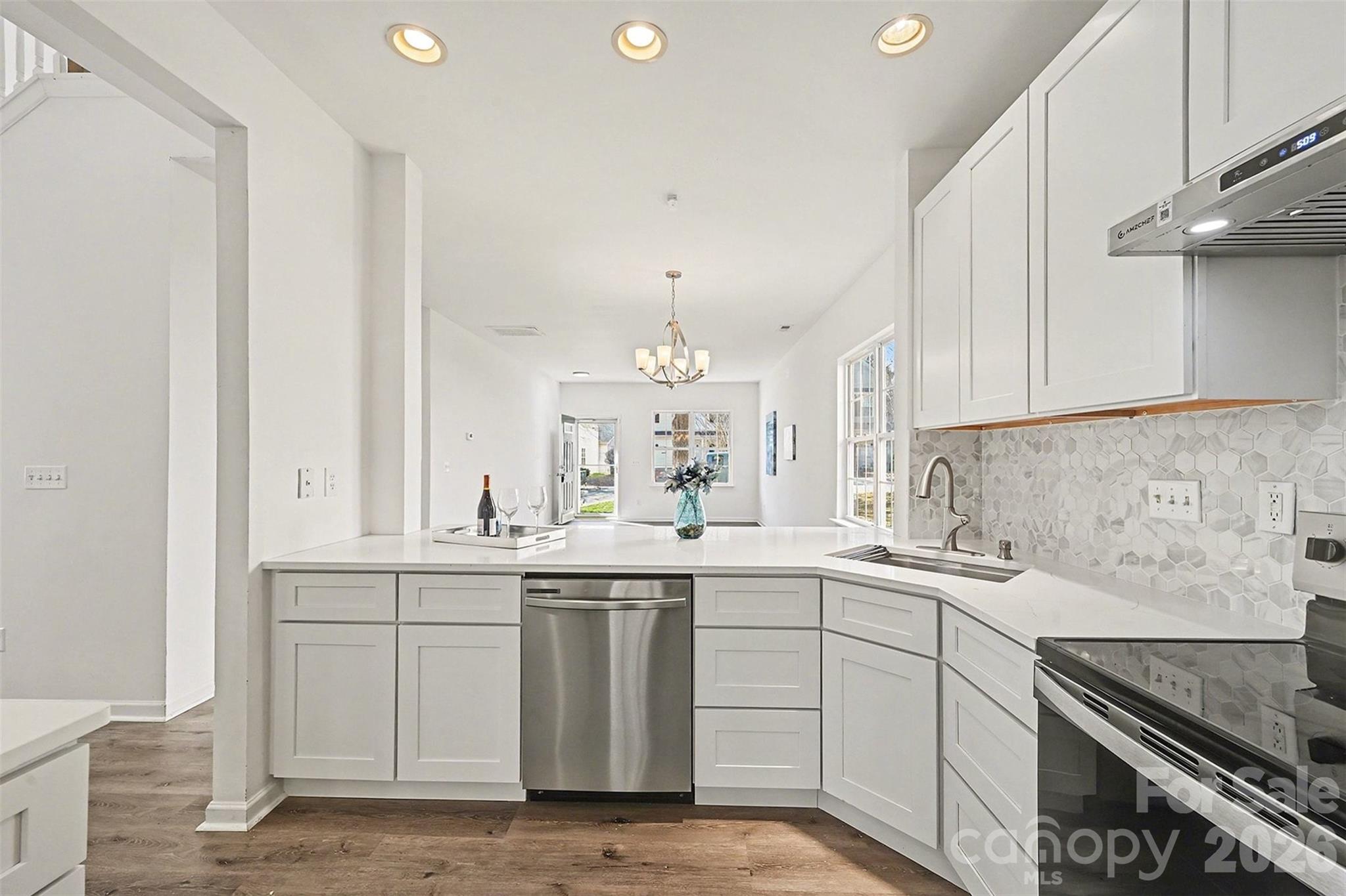 12010 Royal Castle Court, Charlotte, NC - photo 6 of 32