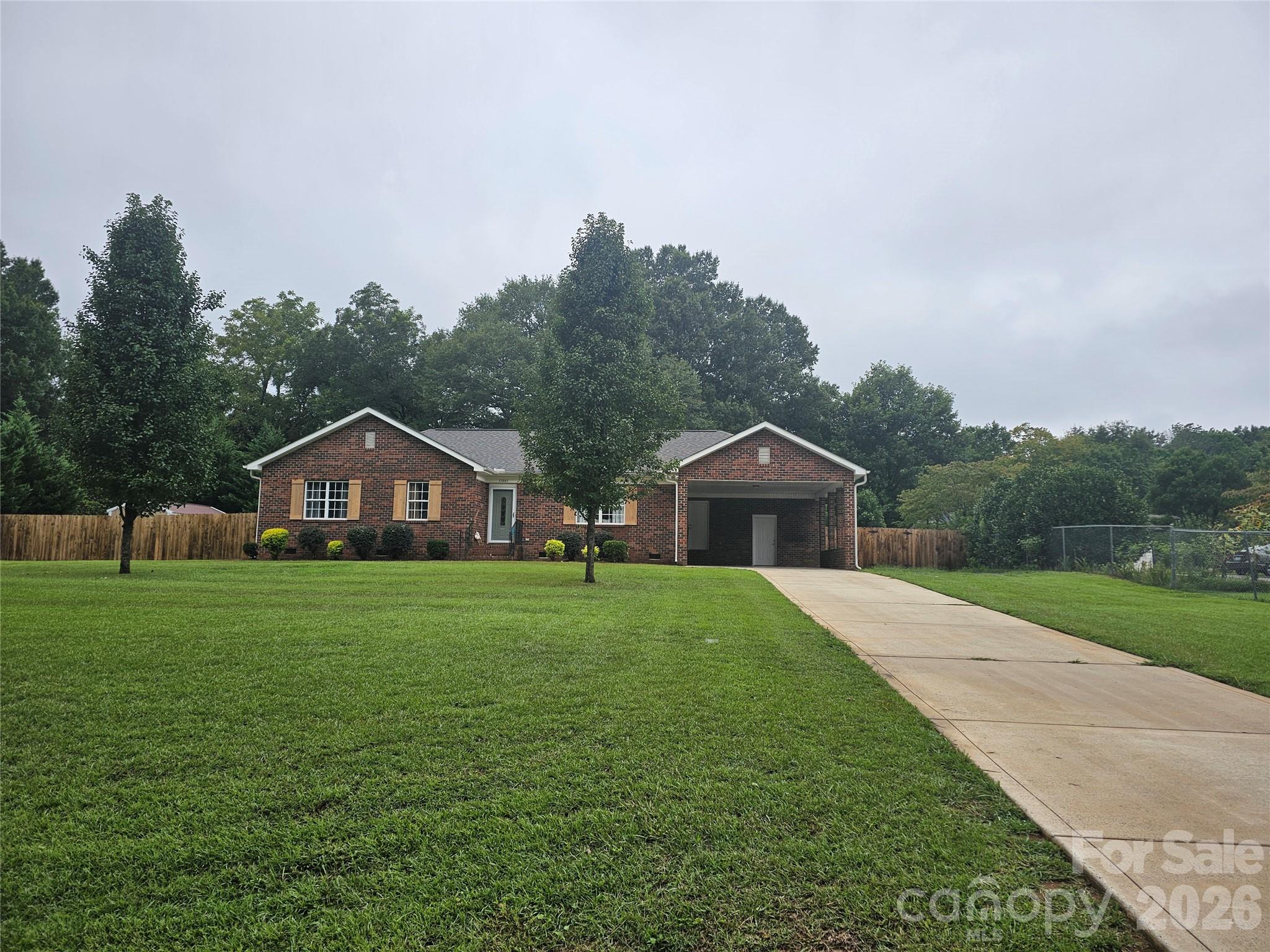 Home for sale at 11001 S Hampton Drive, Mint Hill, NC — photo 1 of 20