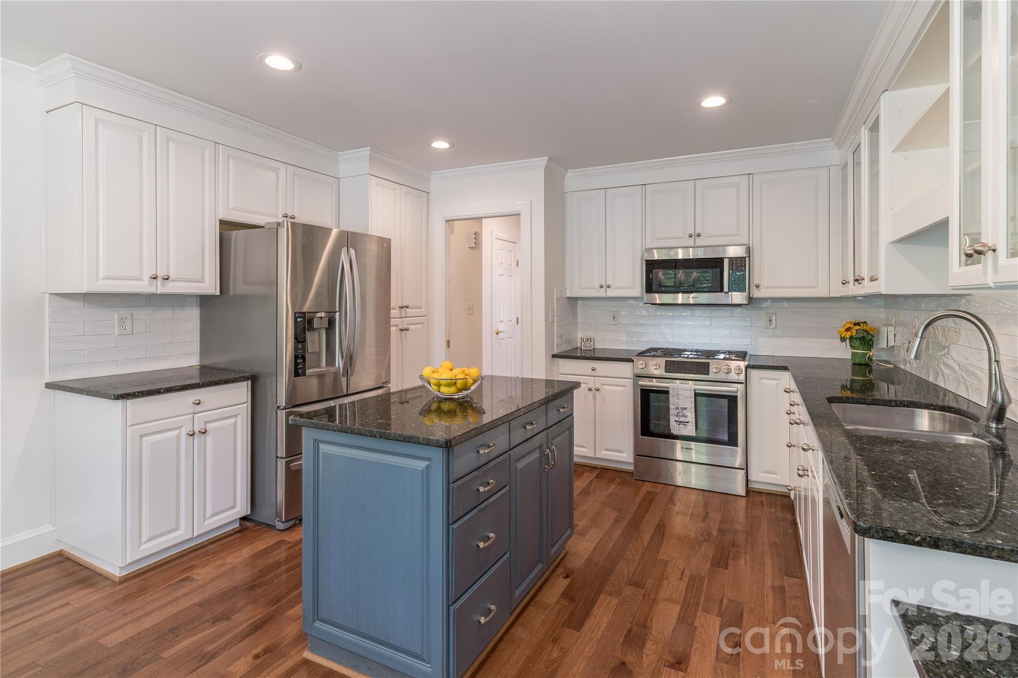 21121 Blakely Shores Drive, Cornelius, NC - photo 14 of 48