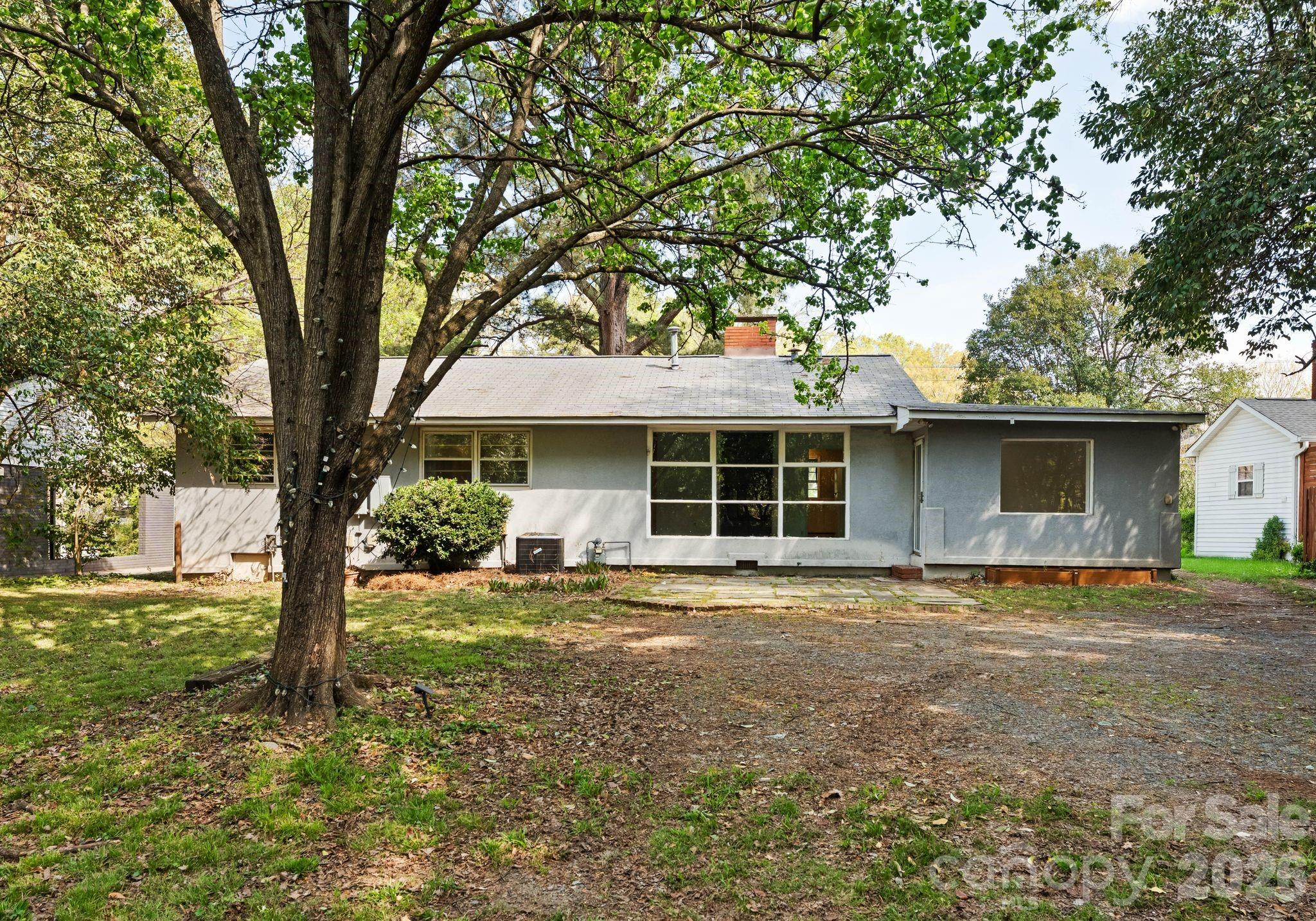 1136 E Woodlawn Road, Charlotte, NC - photo 44 of 48