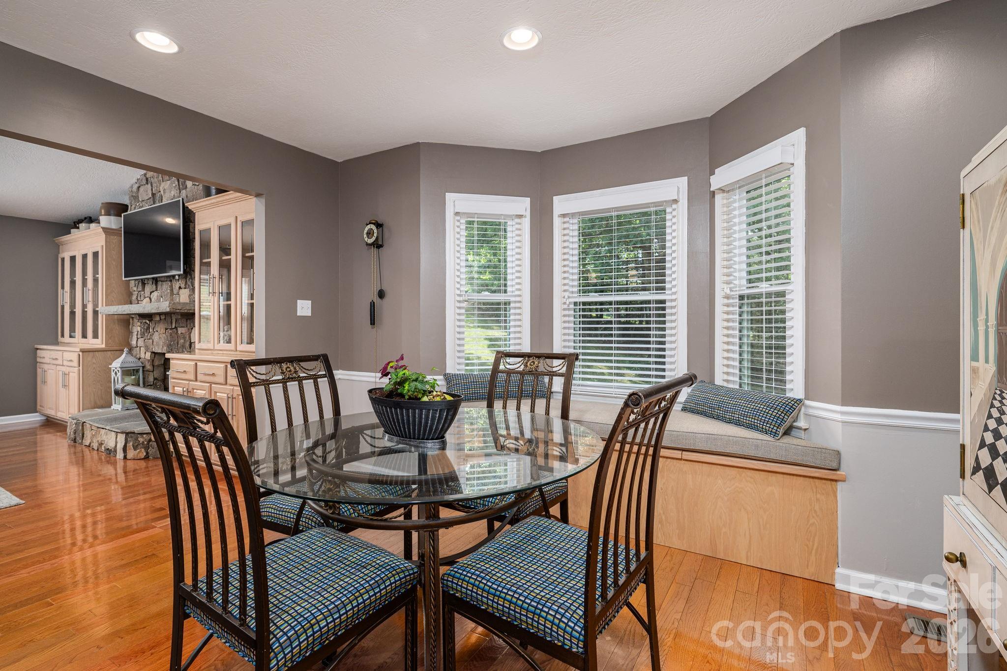 6097 Tuckborough Road, Hickory, NC - photo 12 of 48