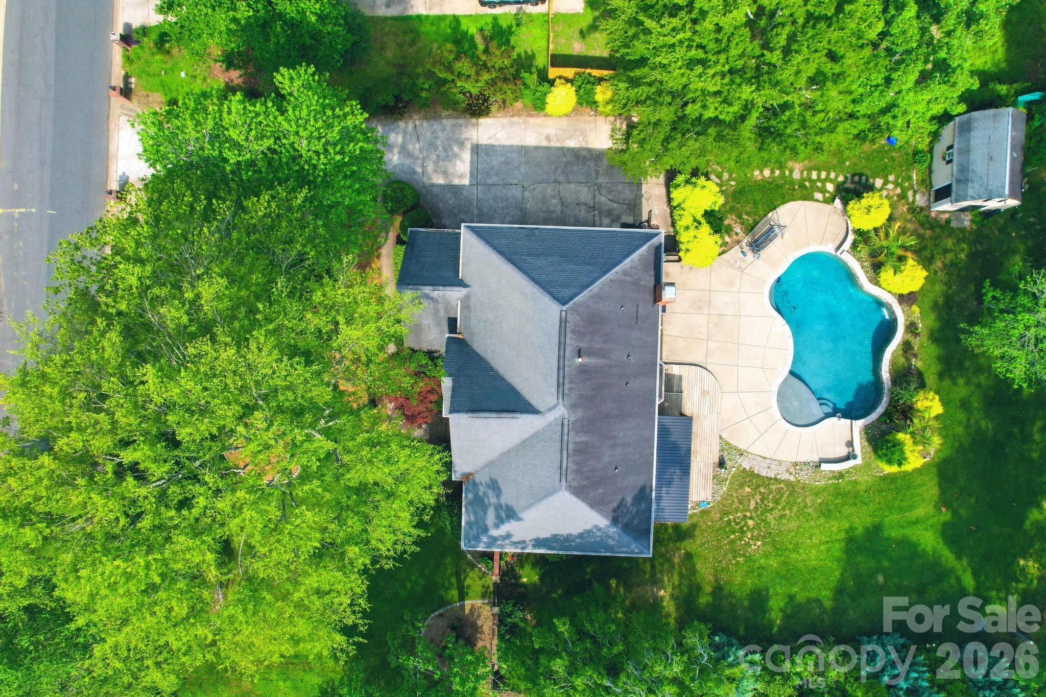Home for sale at 6821 Hollow Oak Drive, Charlotte, NC — photo 34 of 38