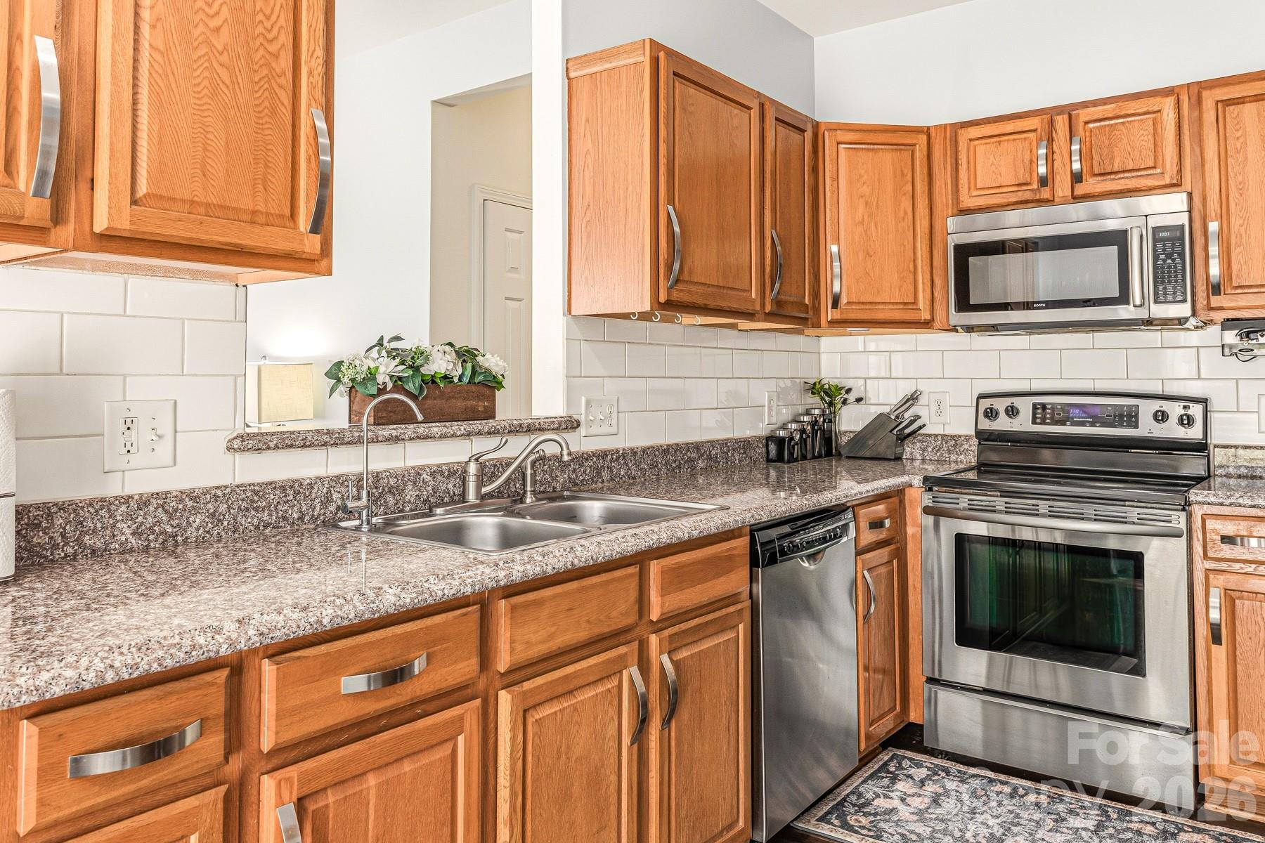 Photo 12 of 4816 Delprado Circle, Charlotte, NC