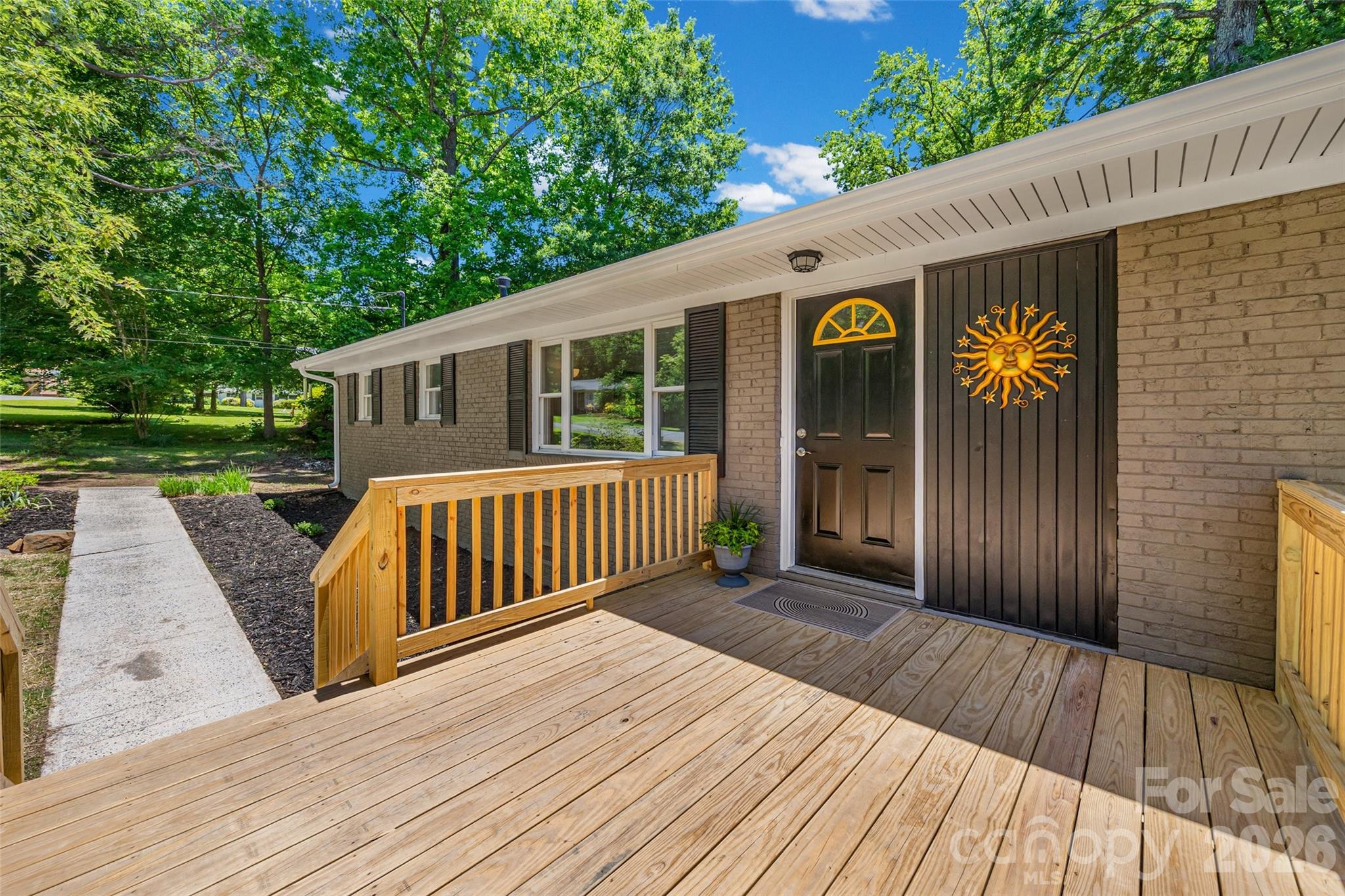 Photo 2 of 2111 Shalimar Drive, Charlotte, NC