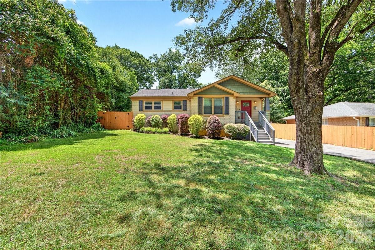 Home for sale at 2120 Dalehurst Drive, Charlotte, NC — photo 26 of 40