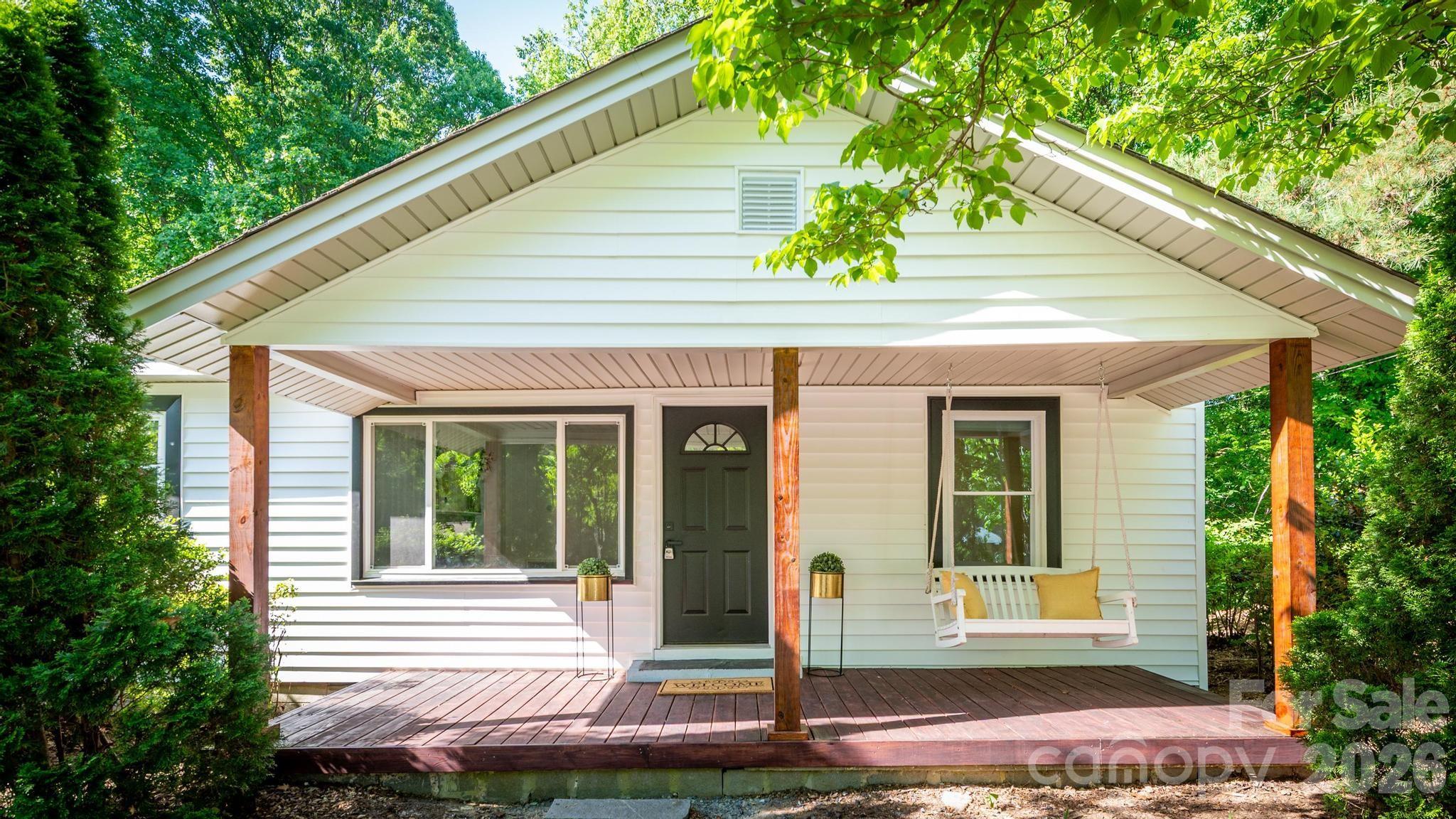 Photo 4 of 3828 Oakwood Road, Charlotte, NC