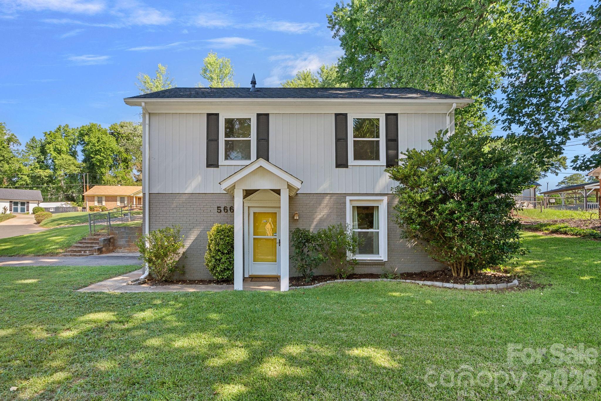 Home for sale at 5662 Coulee Place, Charlotte, NC — photo 1 of 20