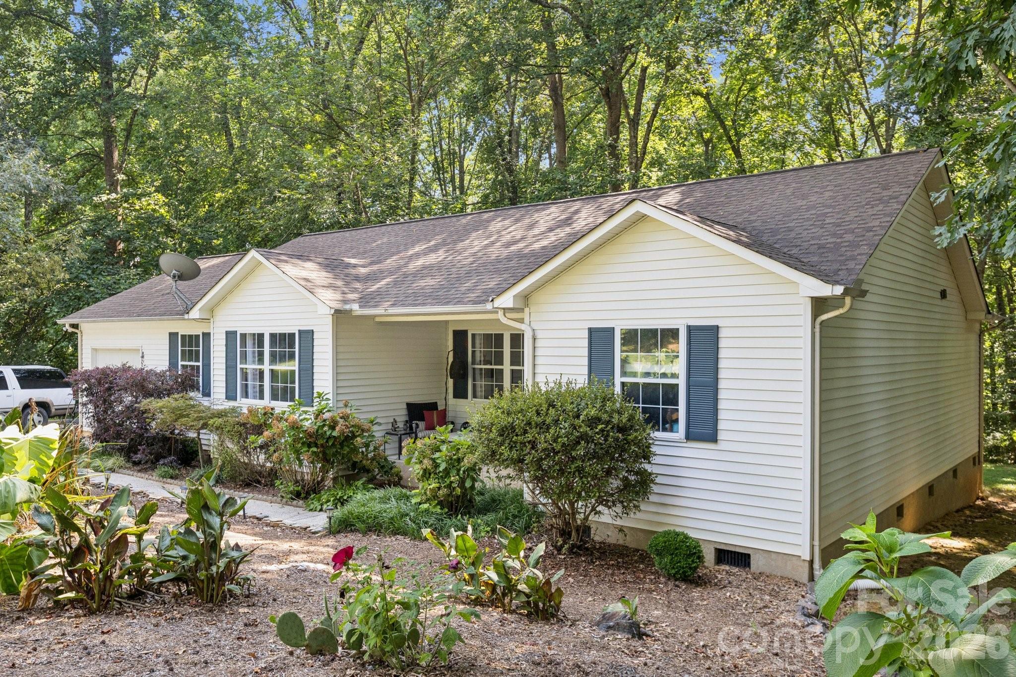 Photo 3 of 125 Mills Forest Lane, Mooresville, NC