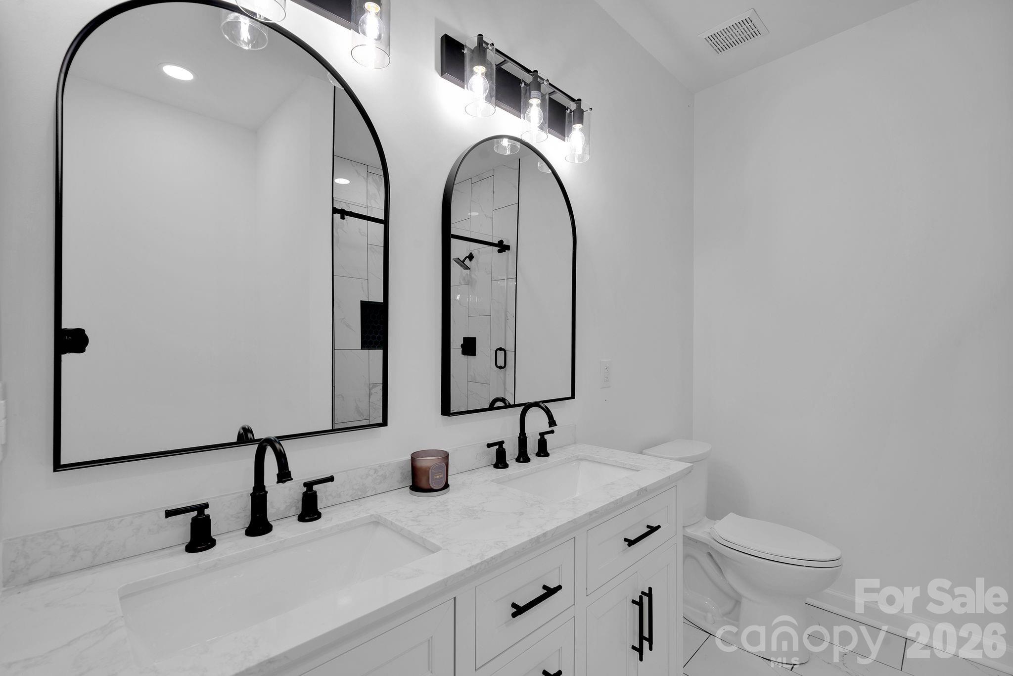 Photo 11 of 8131 Kings Creek Drive, Charlotte, NC