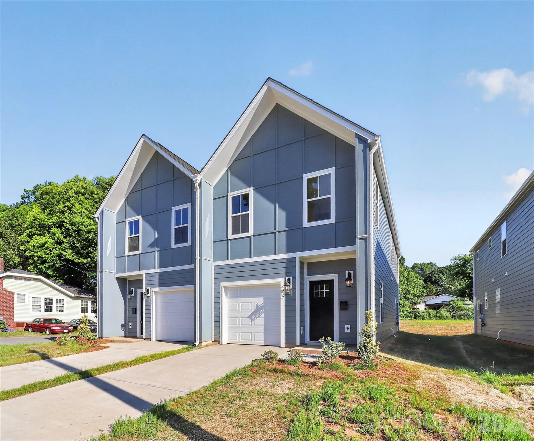 Photo 2 of 337 N Hoskins Road, Charlotte, NC