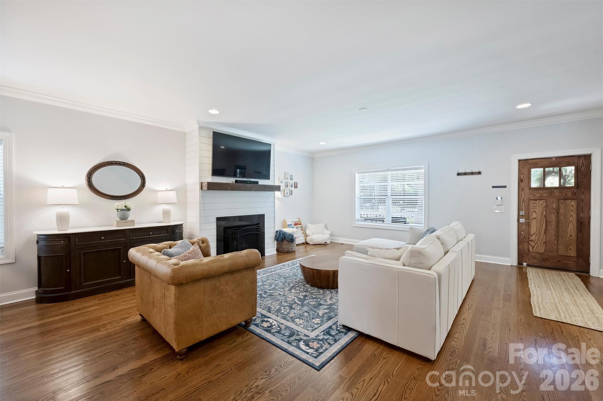 Photo 4 of 1617 Hawthorne Lane, Charlotte, NC