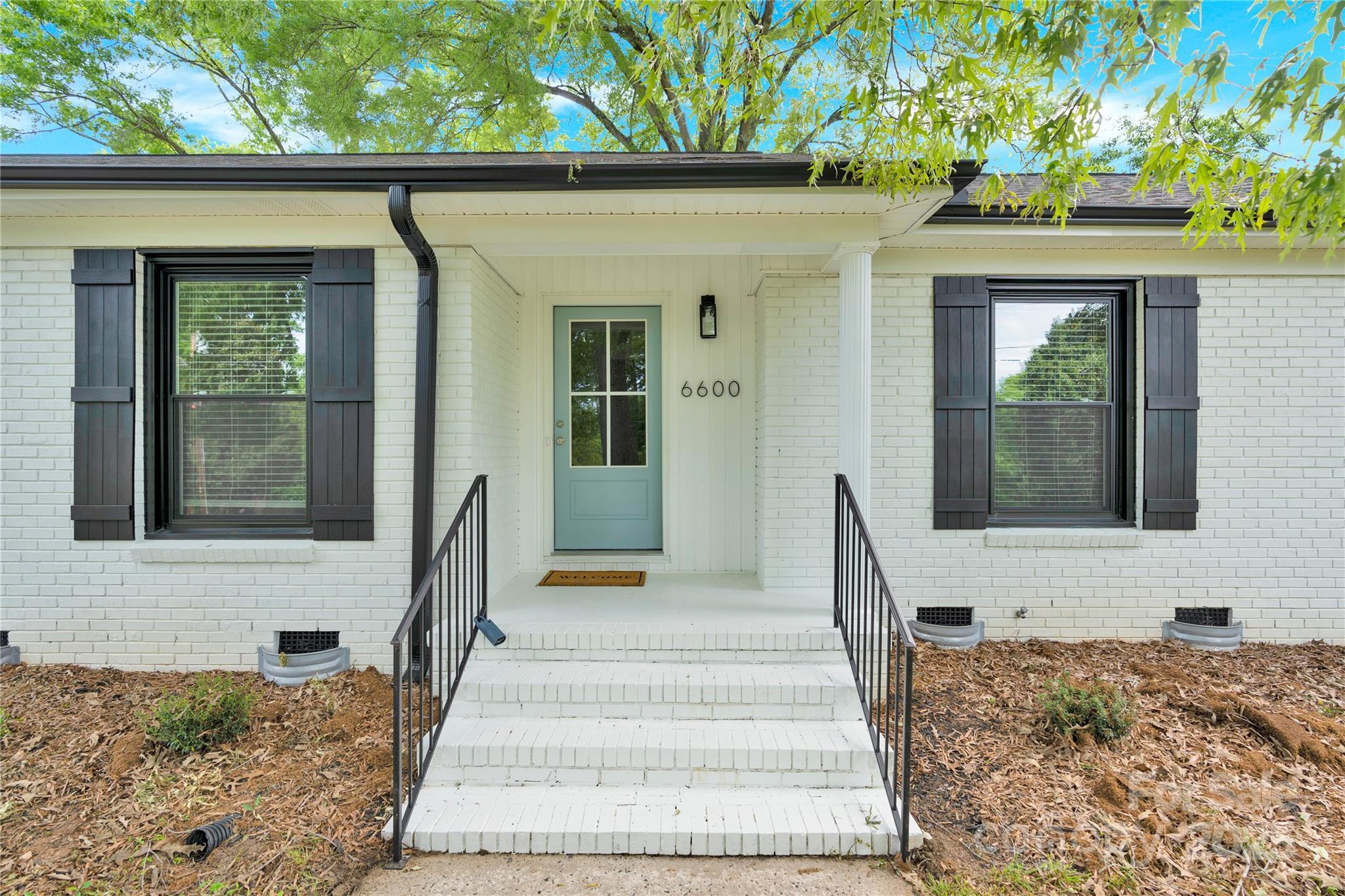 Photo 2 of 6600 Knightswood Drive, Charlotte, NC
