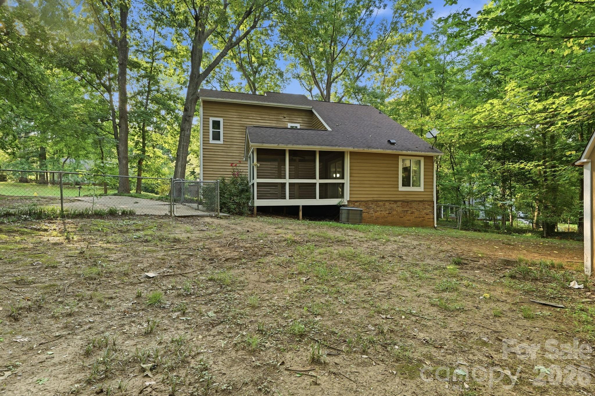 Home for sale at 7401 Park Vista Circle, Charlotte, NC — photo 26 of 33