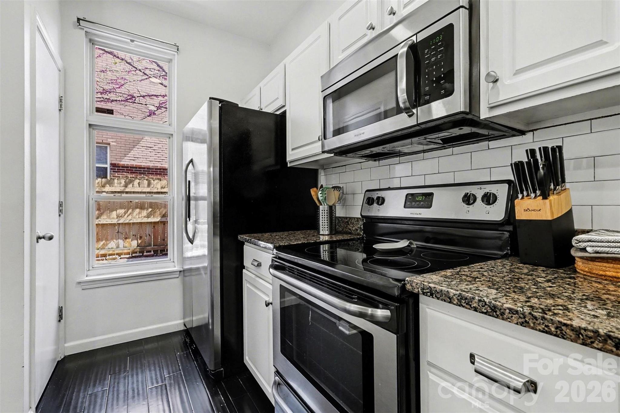 Photo 10 of 703 E 8th Street, Charlotte, NC