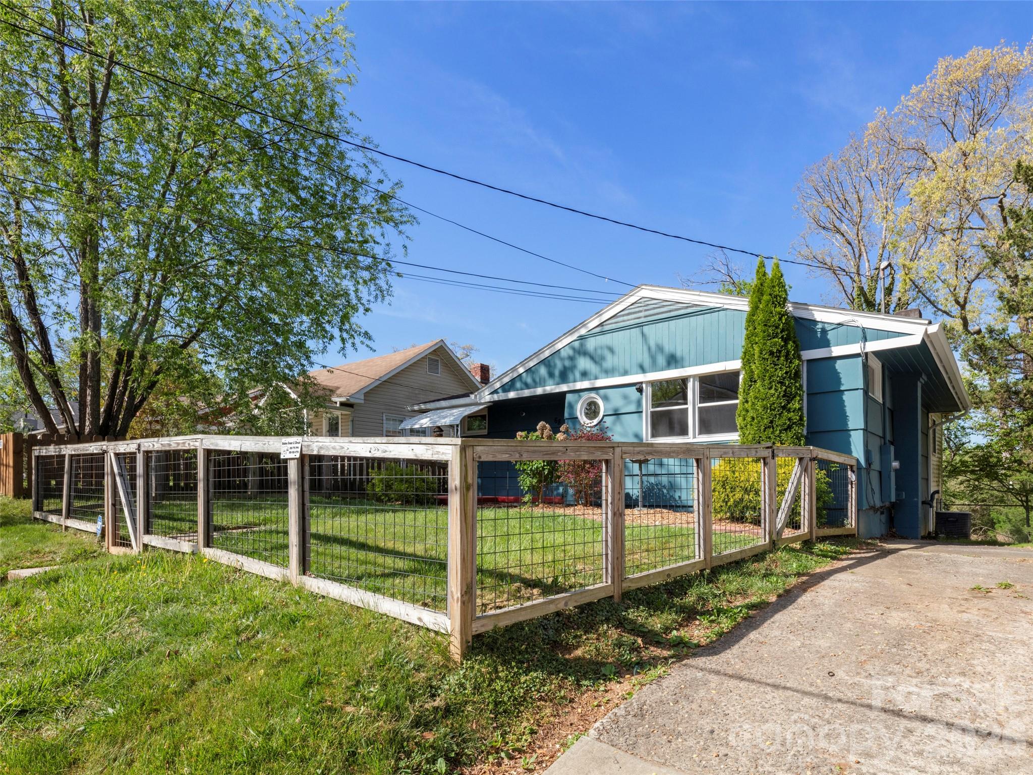 68 Vandalia Avenue, Asheville, NC - photo 2 of 24