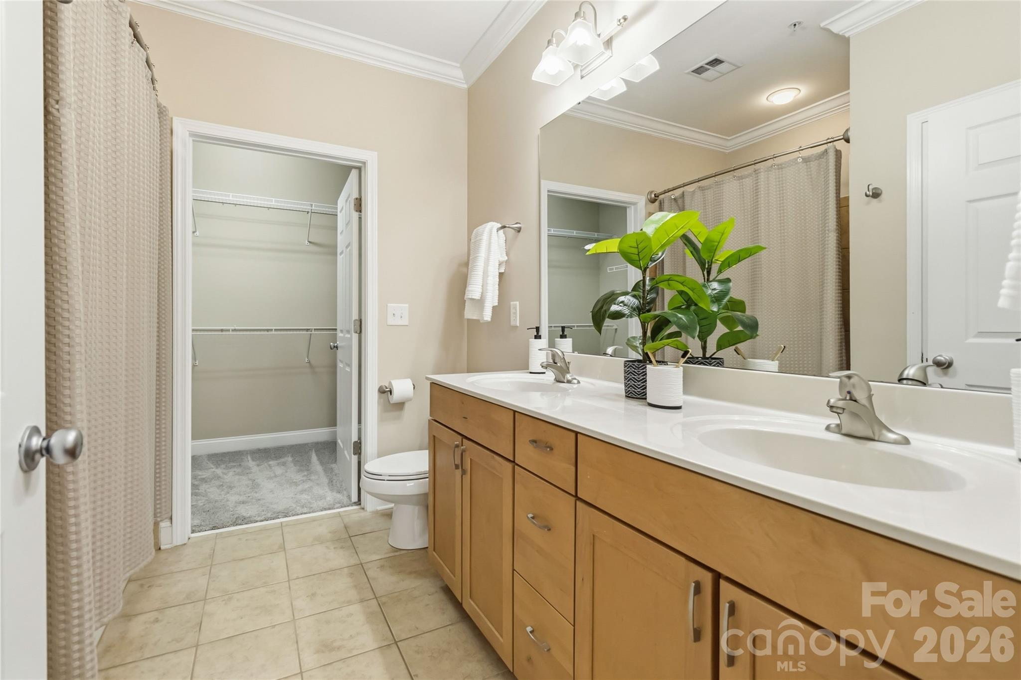 Photo 17 of 1000 E Woodlawn Road314, Charlotte, NC