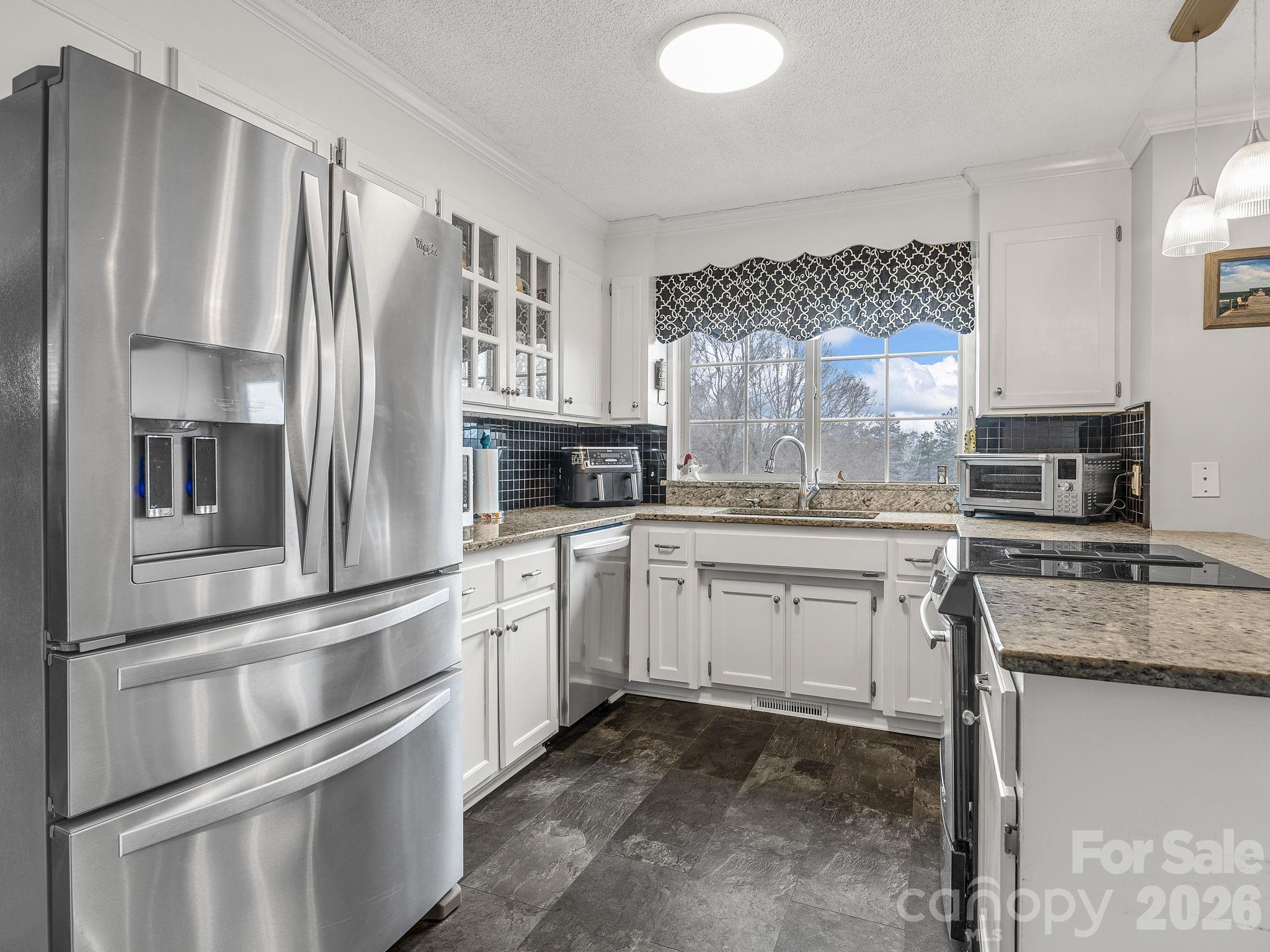 1570 Roddy Road, Campobello, SC - photo 9 of 39