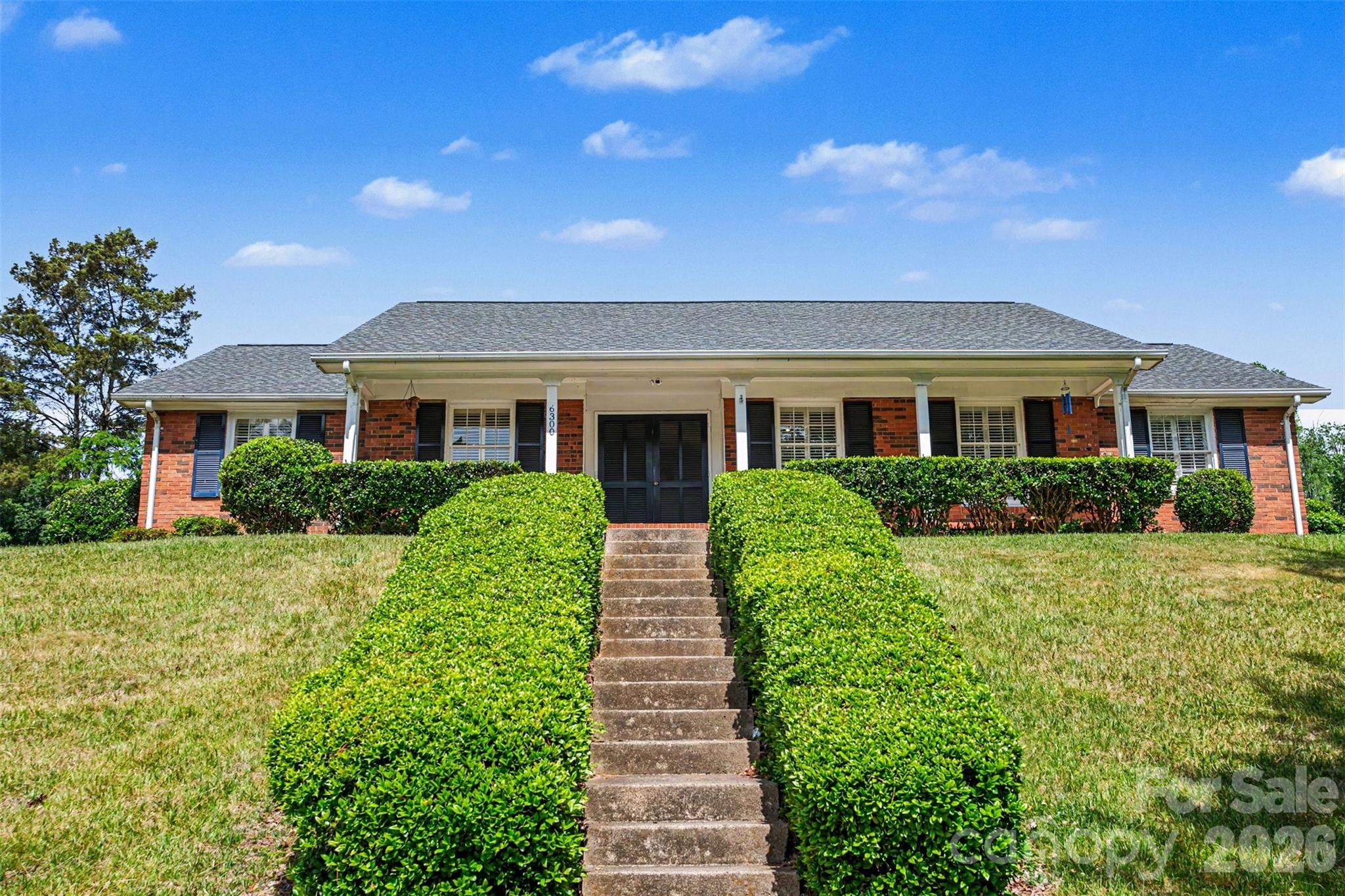 6300 Idlebrook Drive, Charlotte, NC - photo 2 of 27