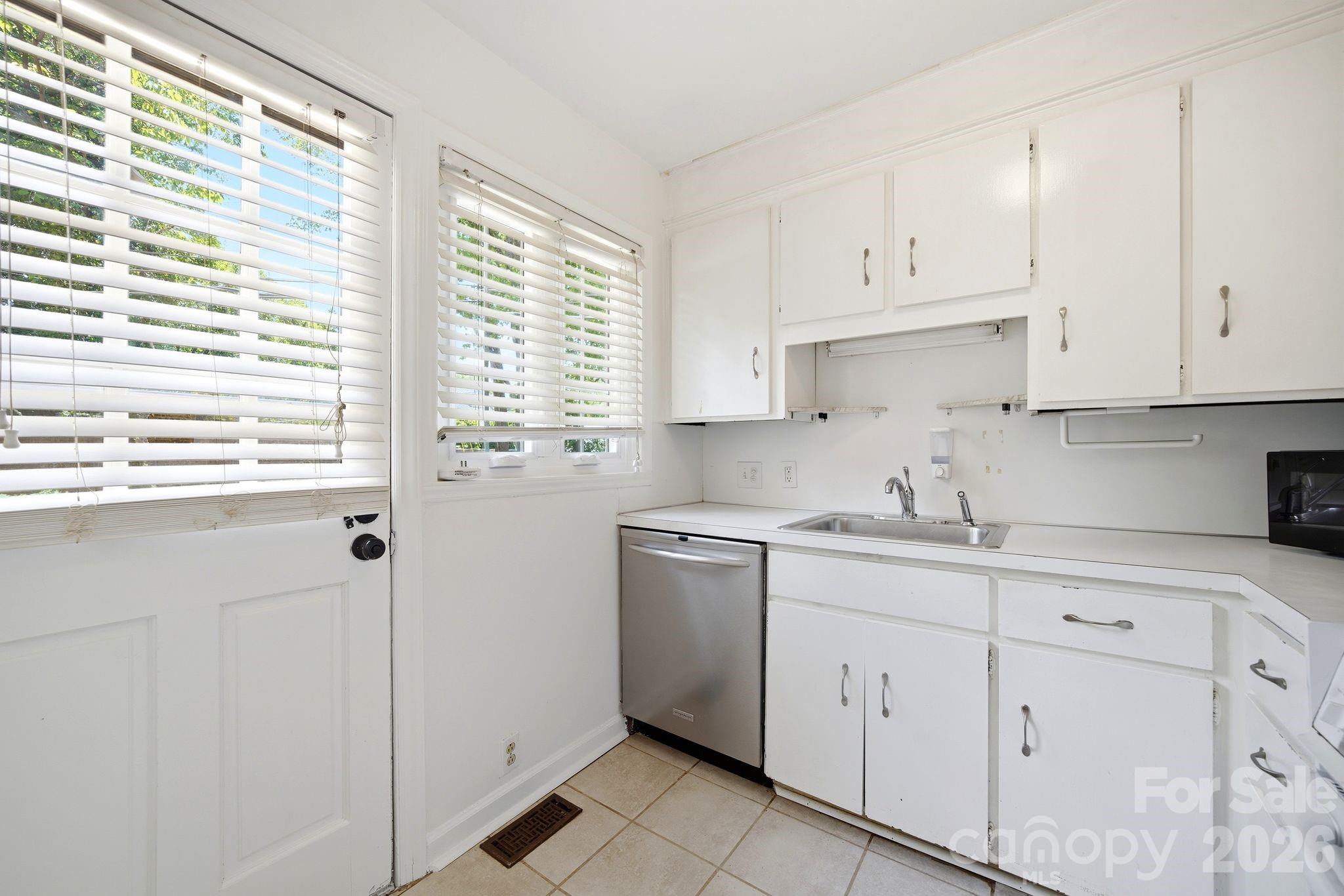 Photo 11 of 1833 Jameston Drive, Charlotte, NC