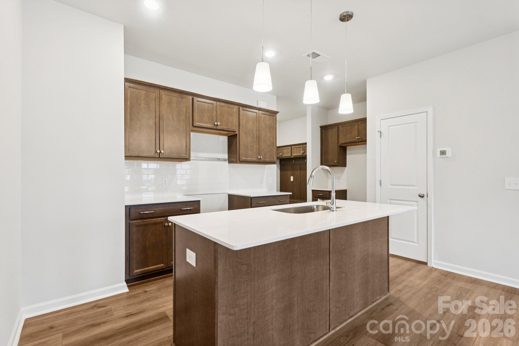 Photo 5 of 4750 Lakeview Road, Charlotte, NC