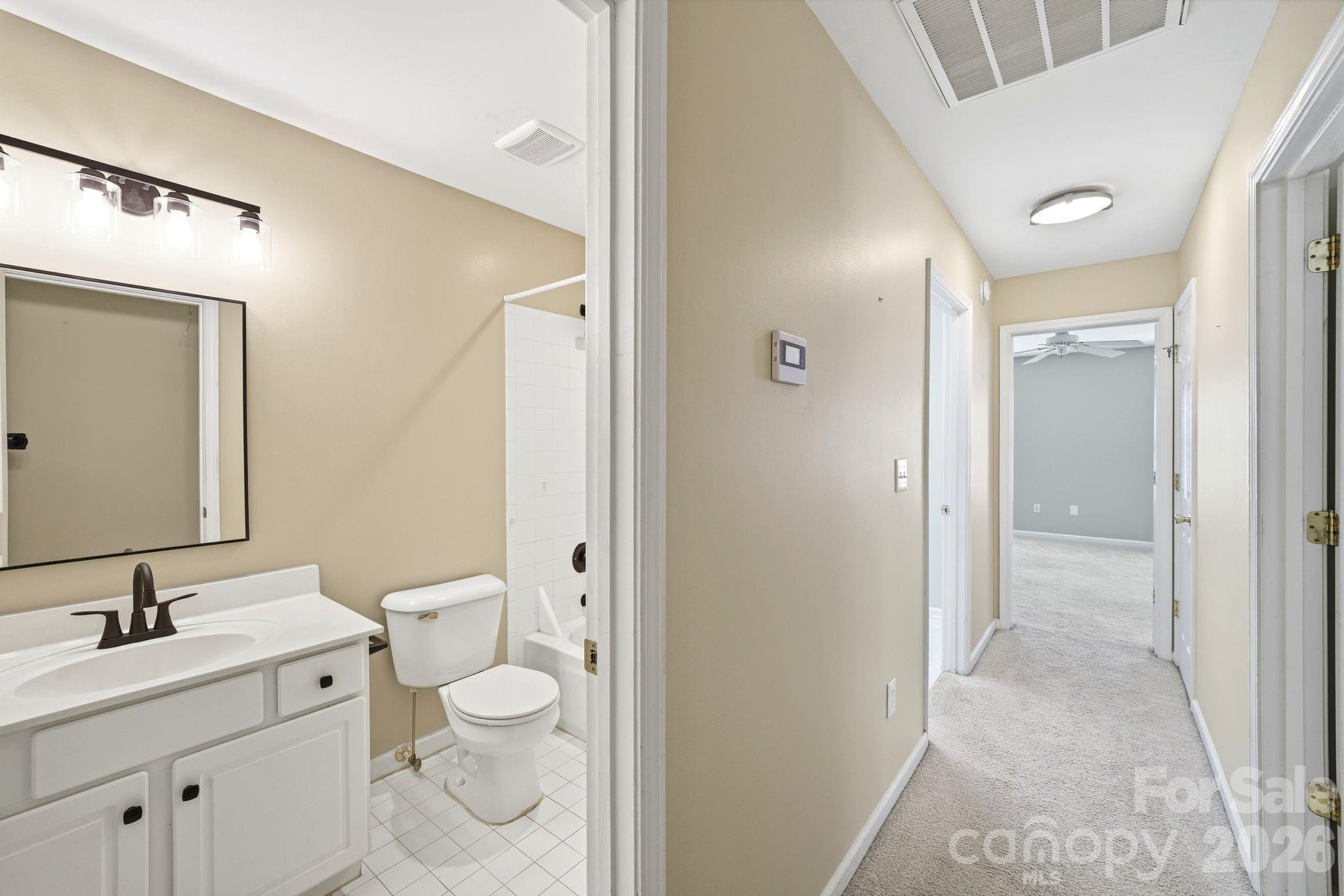 Photo 30 of 7711 Abbotsinch Court, Charlotte, NC