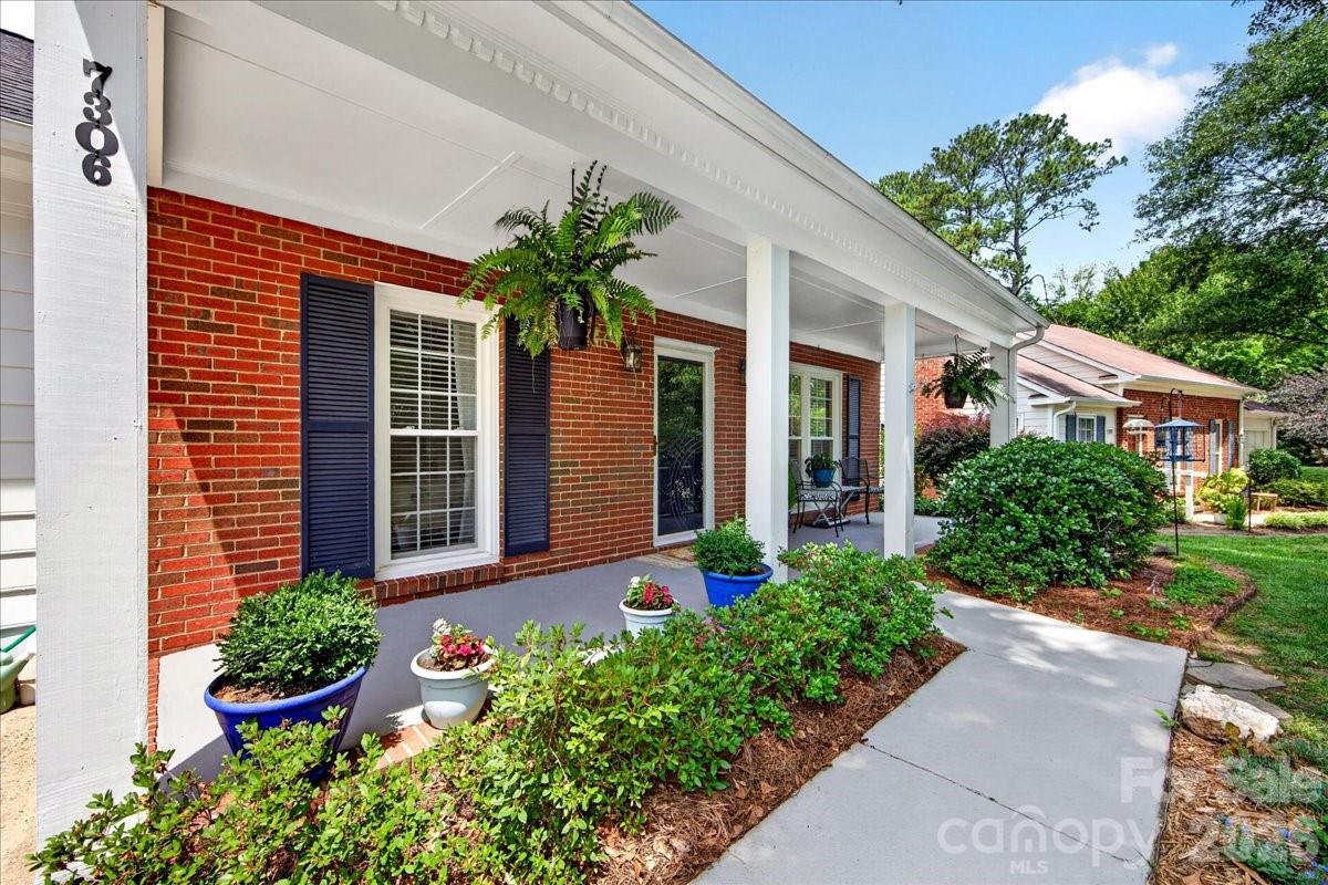 Photo 6 of 7306 Carrbridge Lane, Charlotte, NC