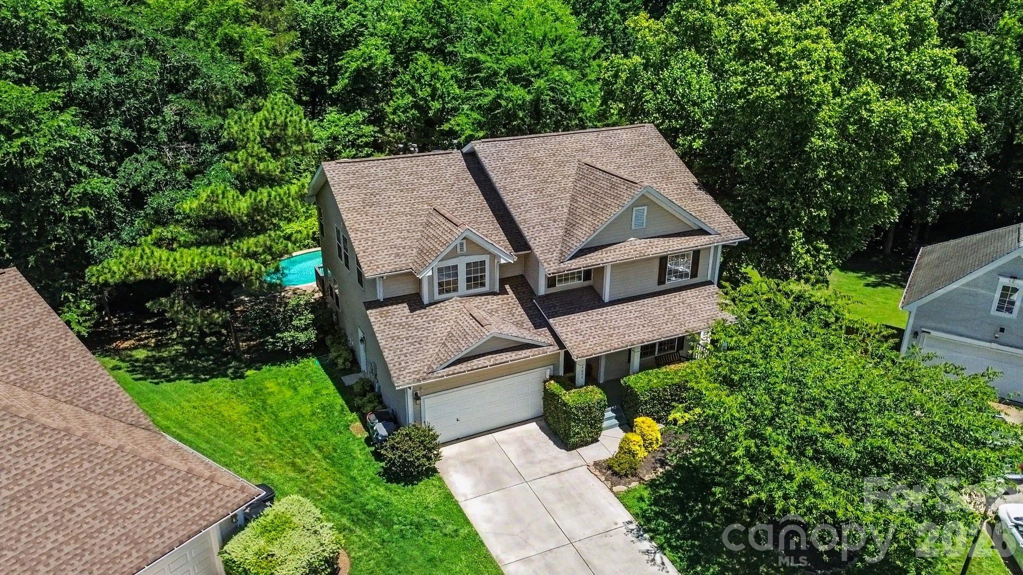 Home for sale at 5604 Edgeweir Court, Charlotte, NC — photo 1 of 33