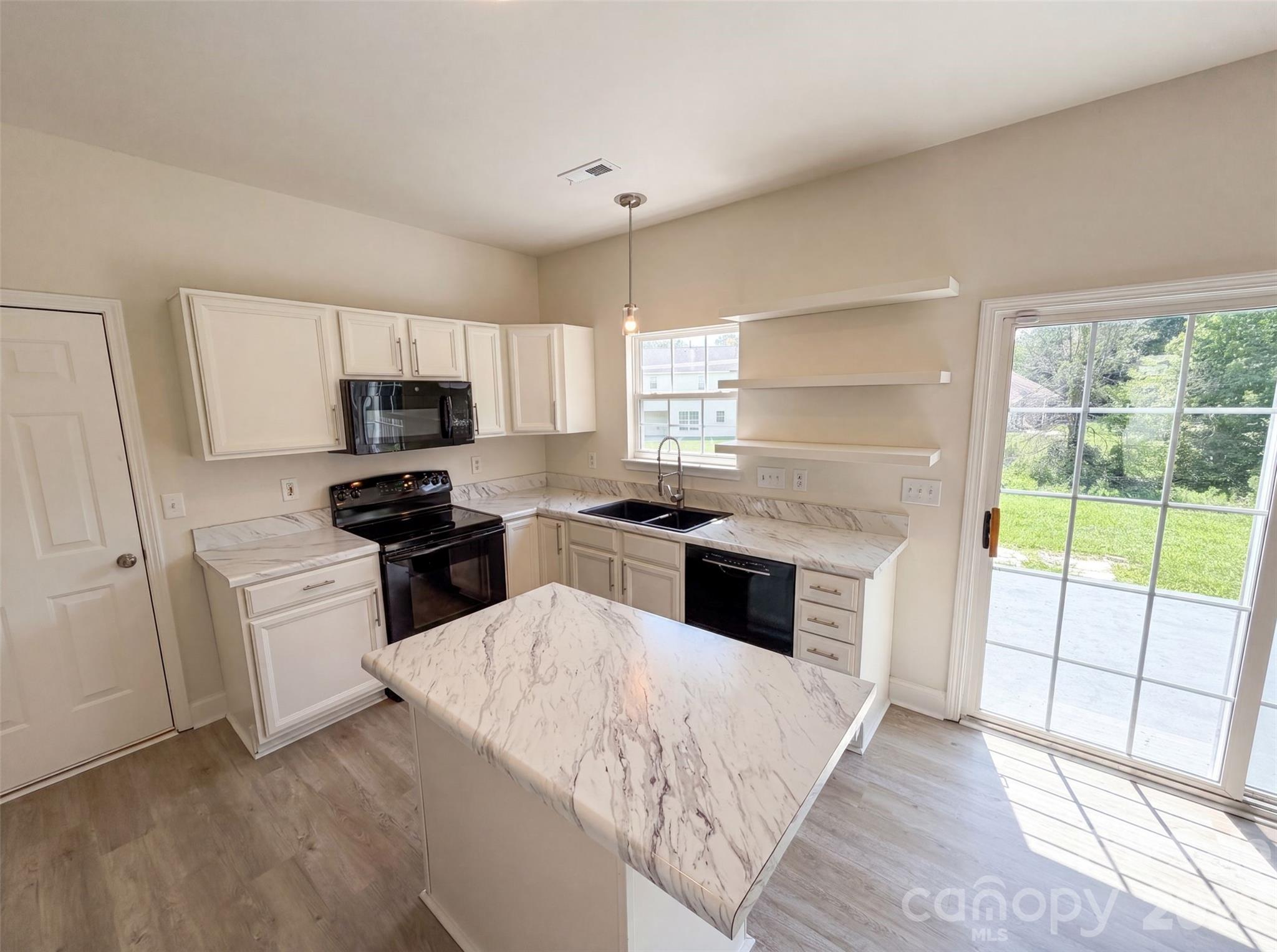 Photo 8 of 11805 Guildhall Lane, Charlotte, NC