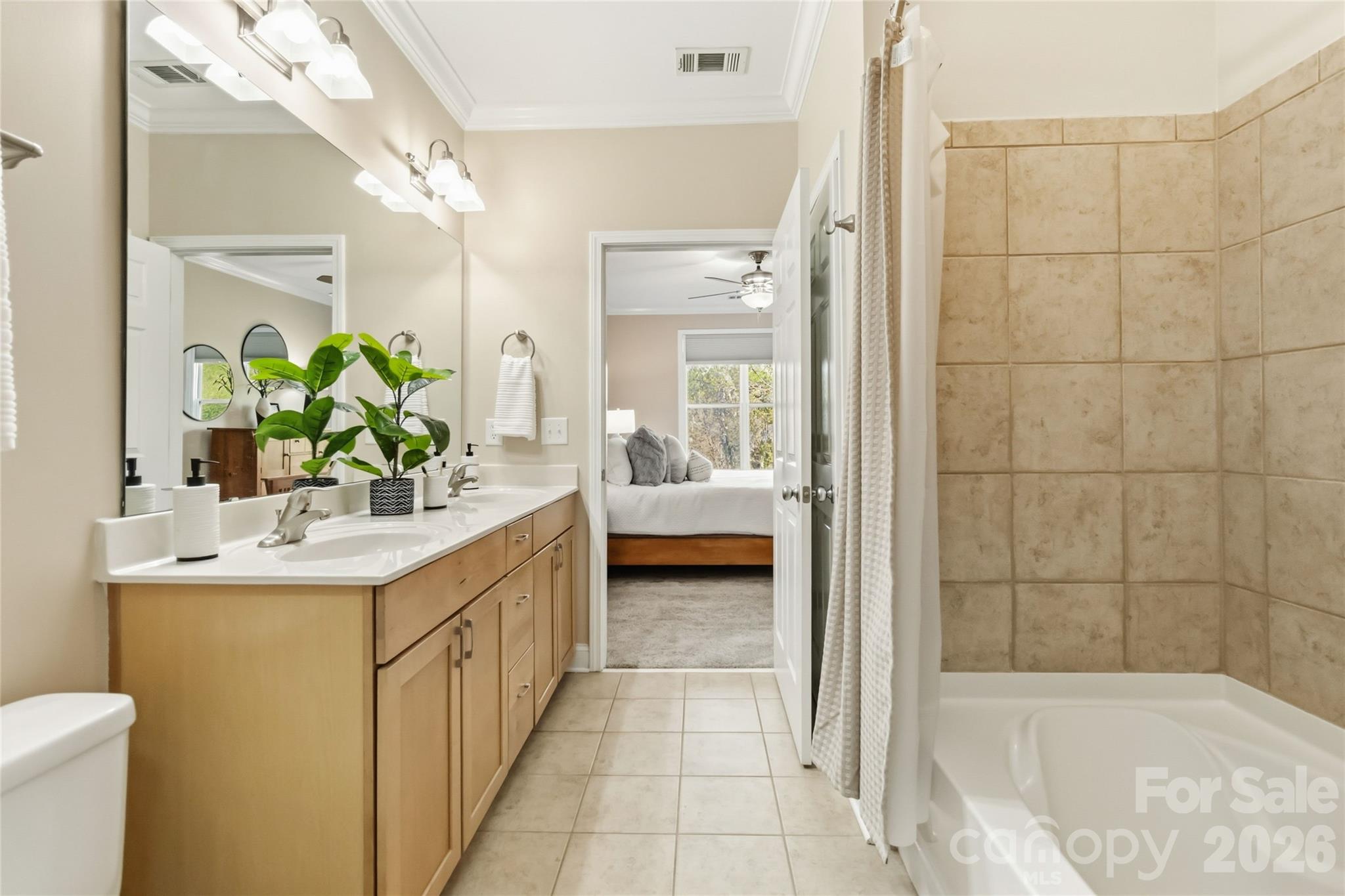 Photo 18 of 1000 E Woodlawn Road314, Charlotte, NC