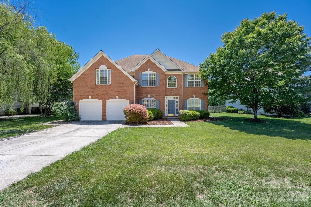 9512 Autumn Applause Drive, Charlotte, NC