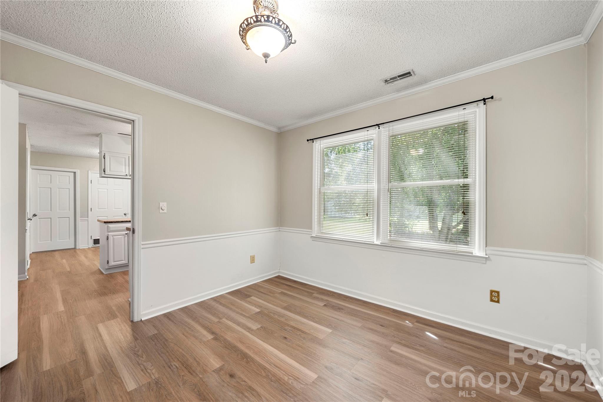 Home for sale at 628 Bellows Lane, Charlotte, NC — photo 10 of 43