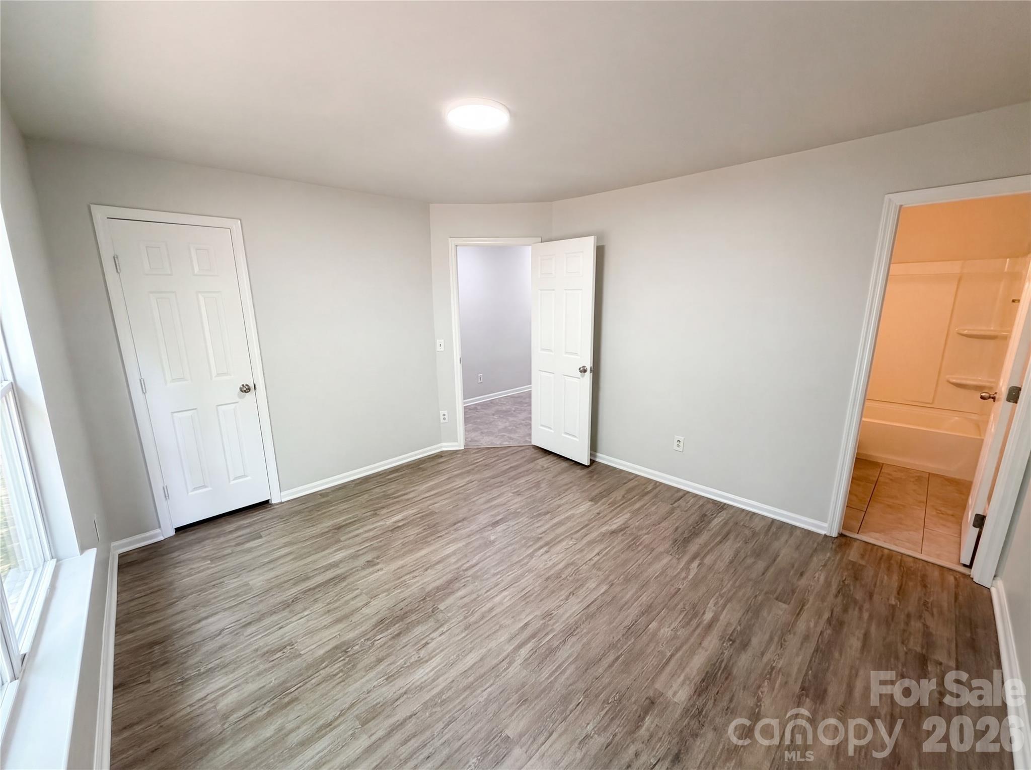 Photo 9 of 2324 Valleyview Drive, Charlotte, NC