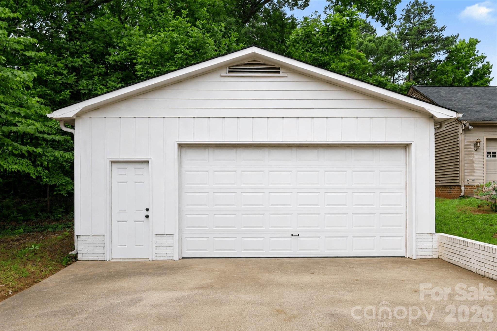 Photo 5 of 7048 Delta Lake Drive, Charlotte, NC