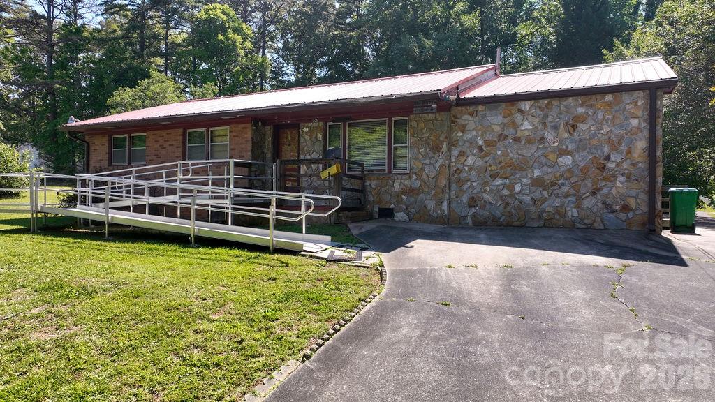 905 S 10th Street, Bessemer City, NC - photo 1 of 40