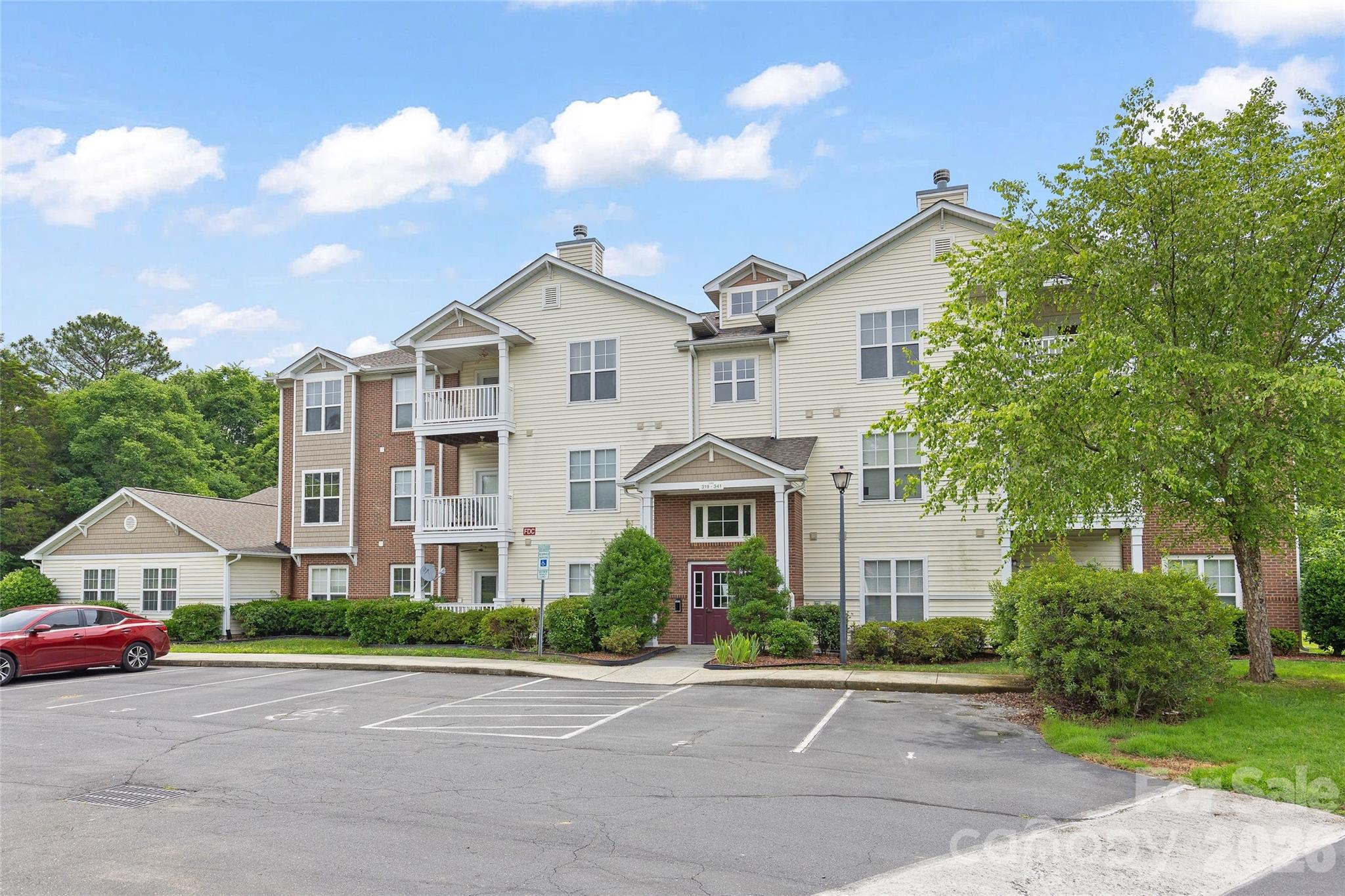 Photo 3 of 333 Westbend Drive, Charlotte, NC