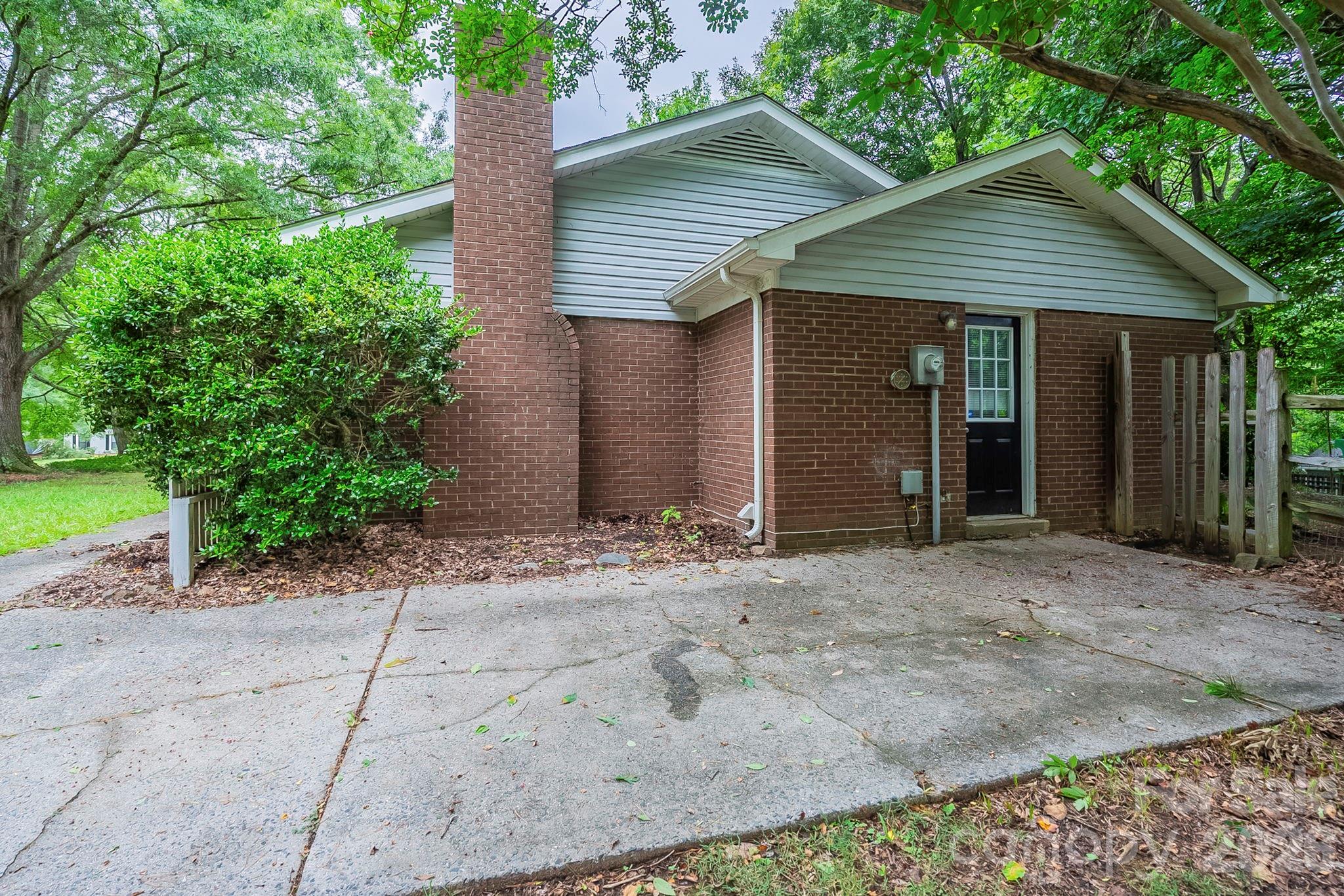 6410 Pineburr Court, Charlotte, NC - photo 29 of 38