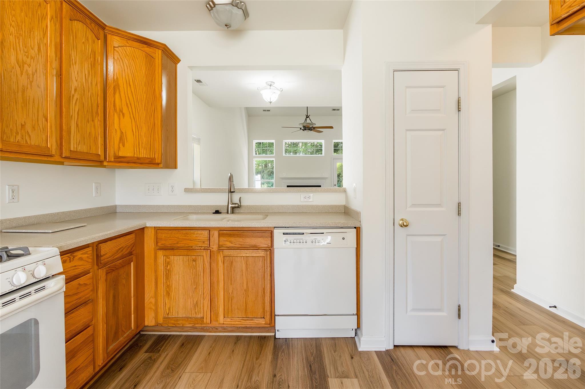 130 Autumn Falls Drive, Lake Wylie, SC - photo 10 of 33