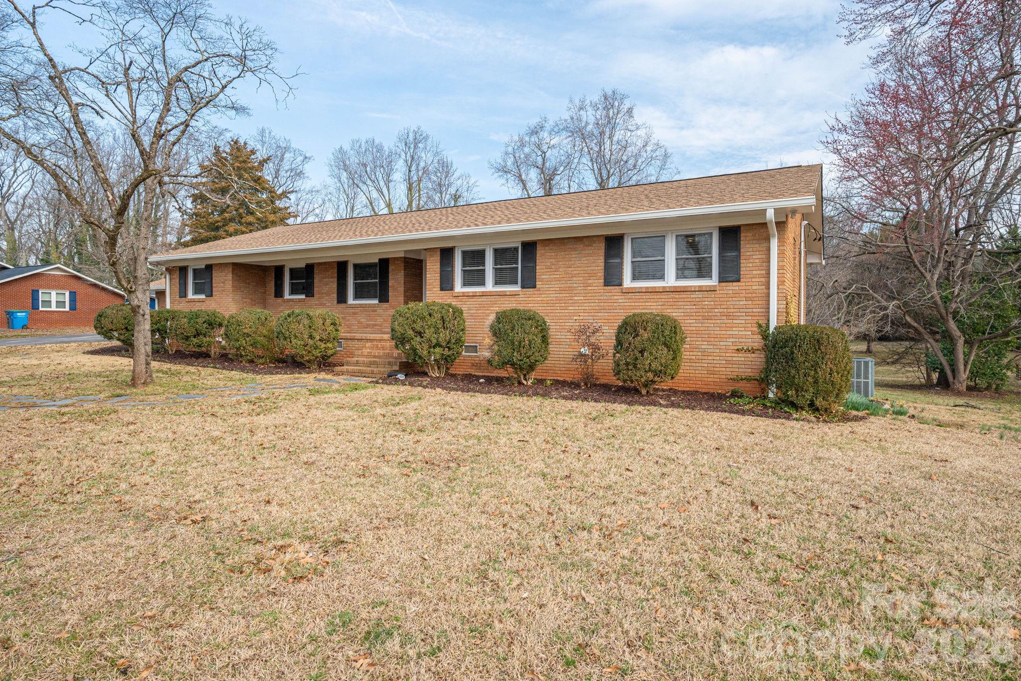 Photo 4 of 525 Julia Avenue, Belmont, NC