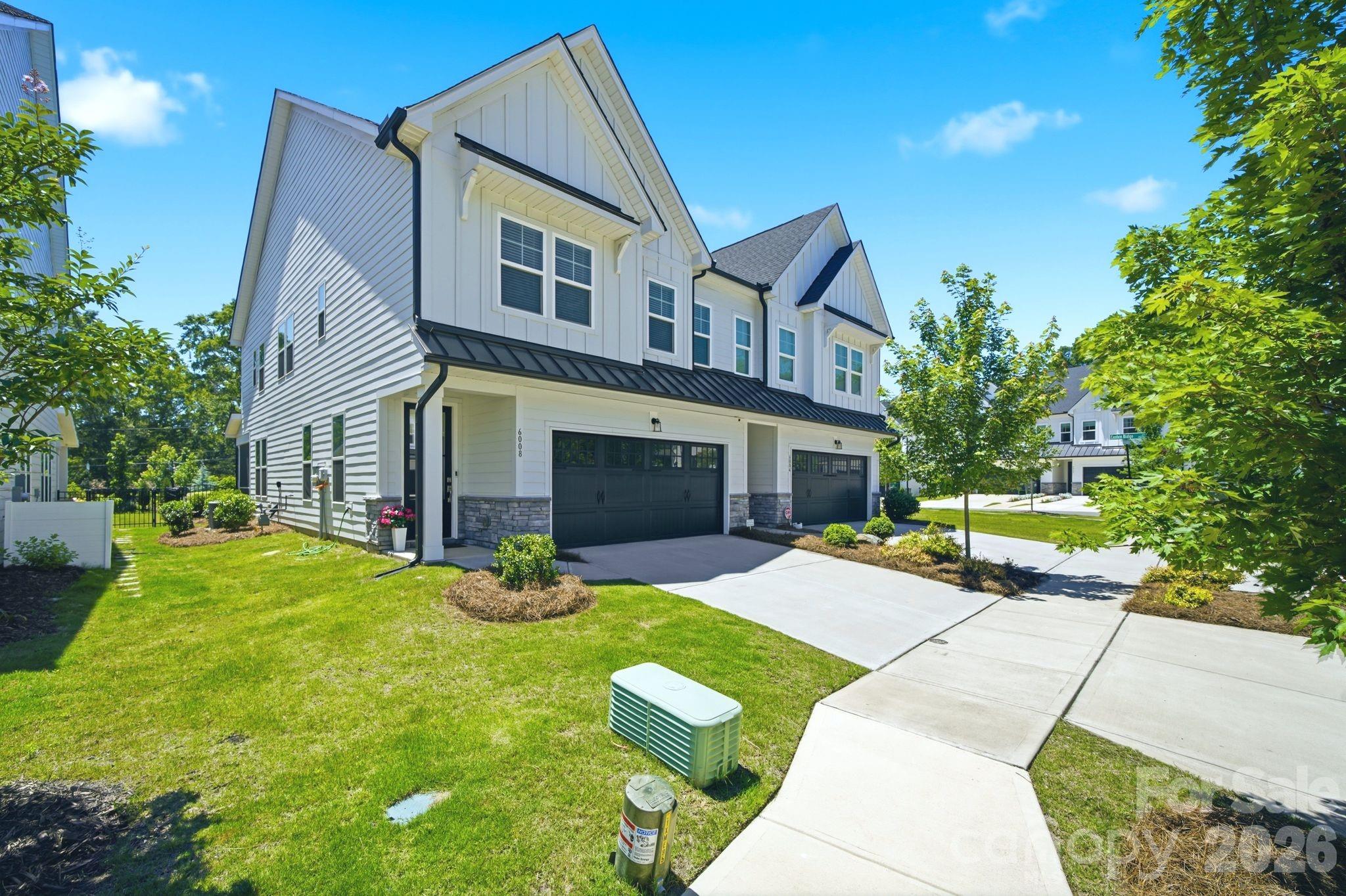 Photo 2 of 6008 Corbin Woods Court, Charlotte, NC
